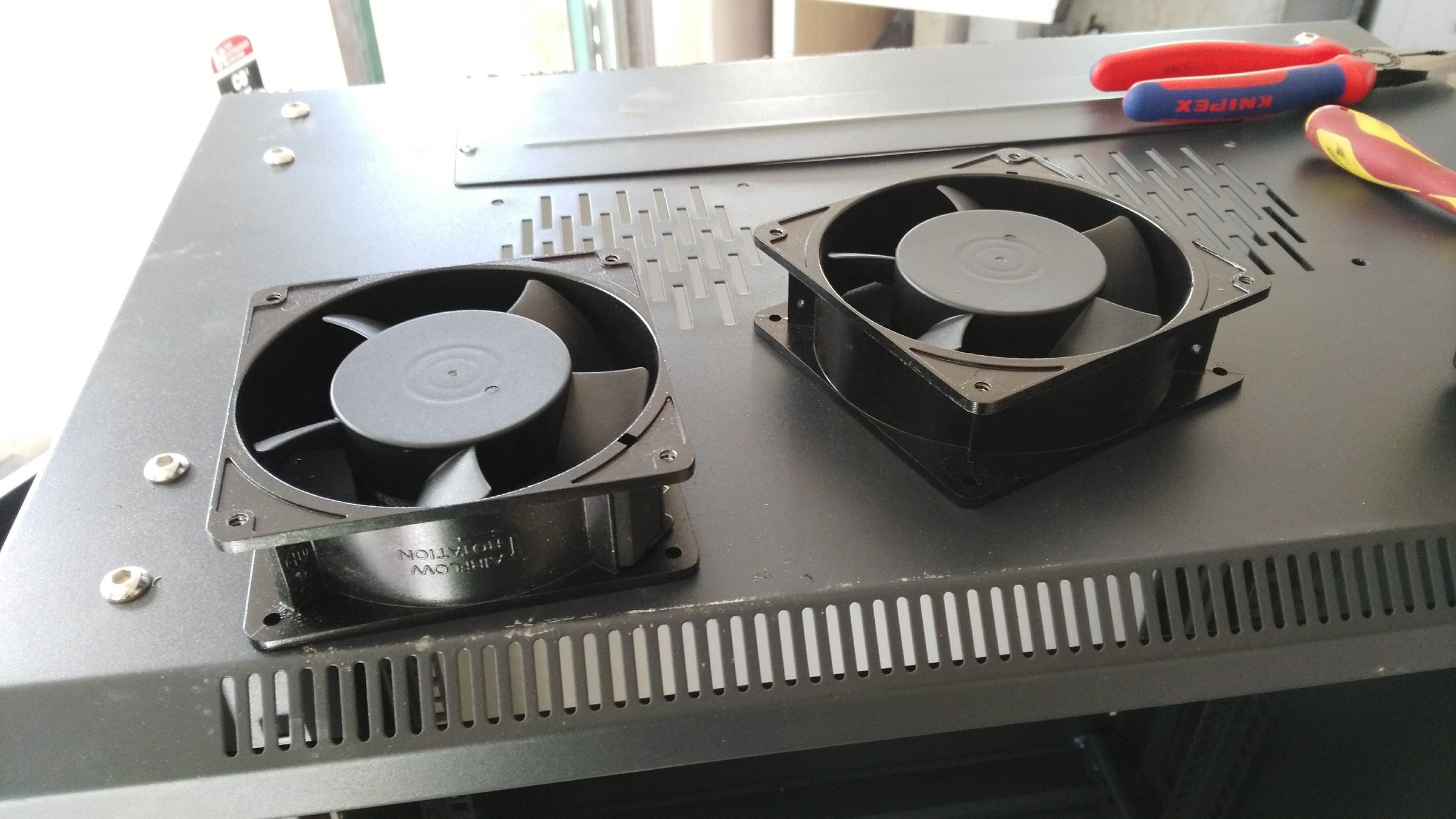 Dust-proof Enclosure for PC : 4 Steps (with Pictures) - Instructables
