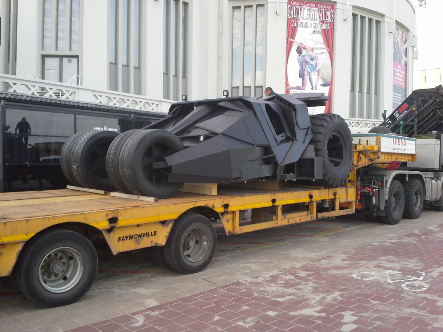 Batmobile Tumbler : 7 Steps (with Pictures) - Instructables