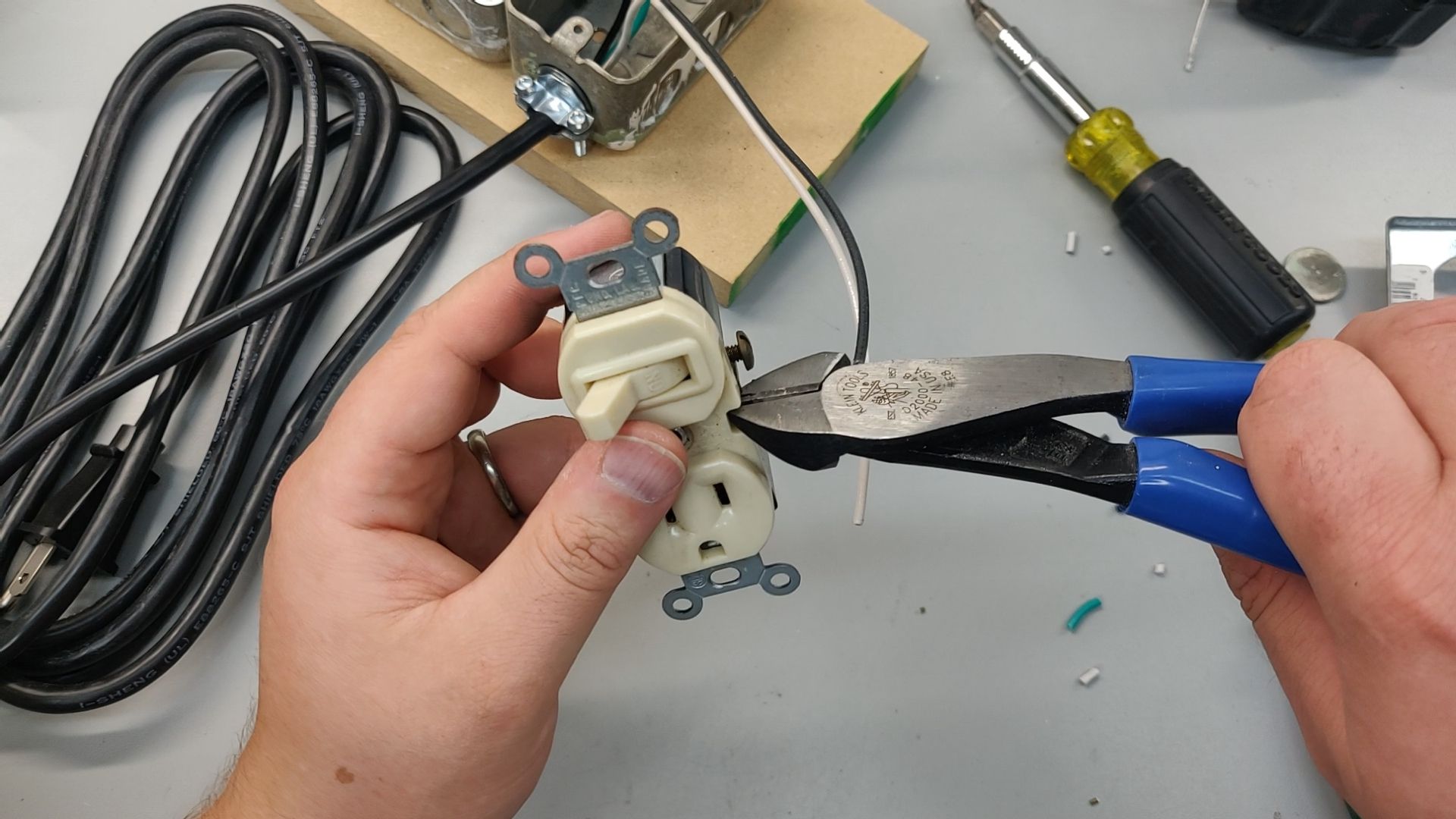 Light Bulb Current Limiter : 9 Steps (with Pictures) - Instructables