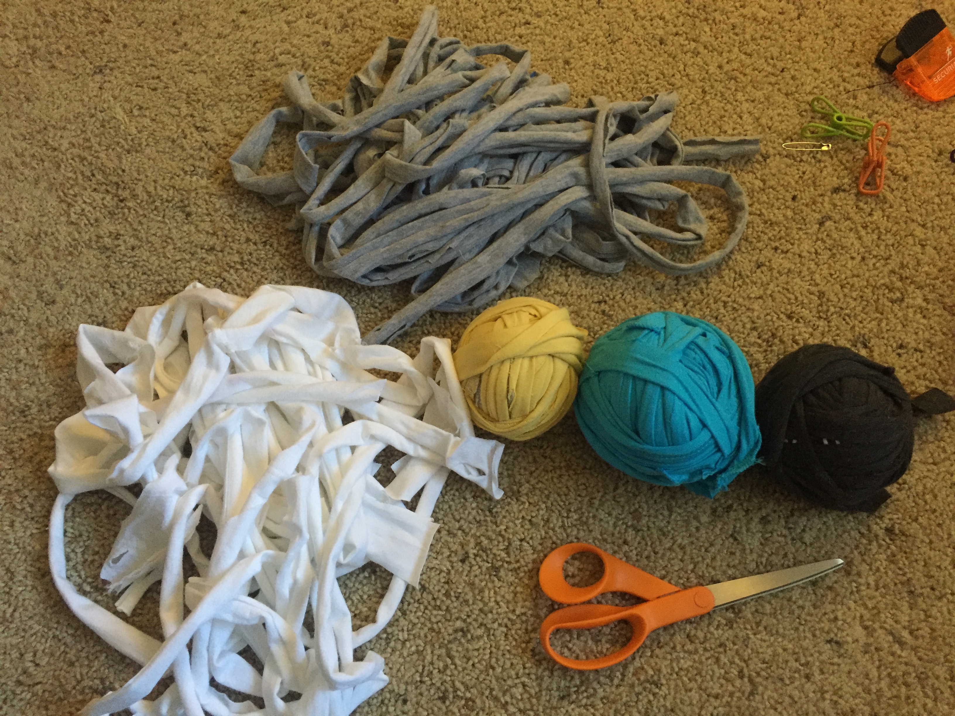 Braided T-shirt Rug : 5 Steps (with Pictures) - Instructables