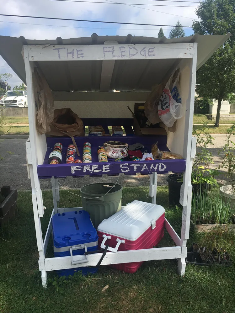 Neighborhood Free Food Stand Made From Pallets : 17 Steps (with ...
