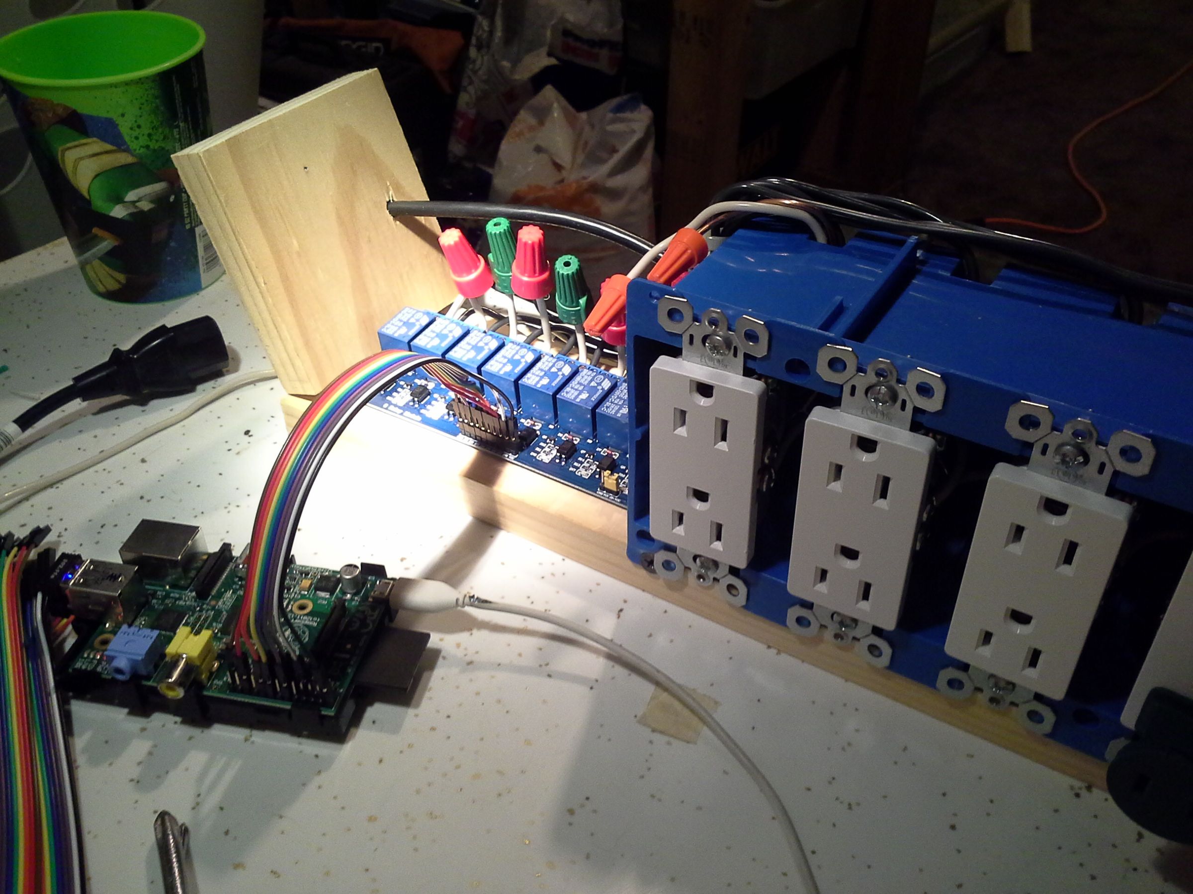 Web Controlled 8-Channel Powerstrip : 8 Steps (with Pictures ...