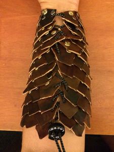 Leather Dragon Scale Gauntlet : 10 Steps (with Pictures) - Instructables