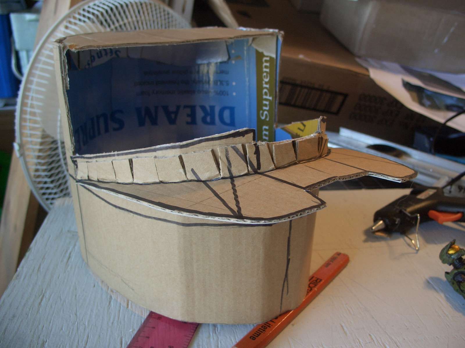 Cardboard/Fiberglass Halo 3 Inspired Master Chief Costume : 15 Steps ...