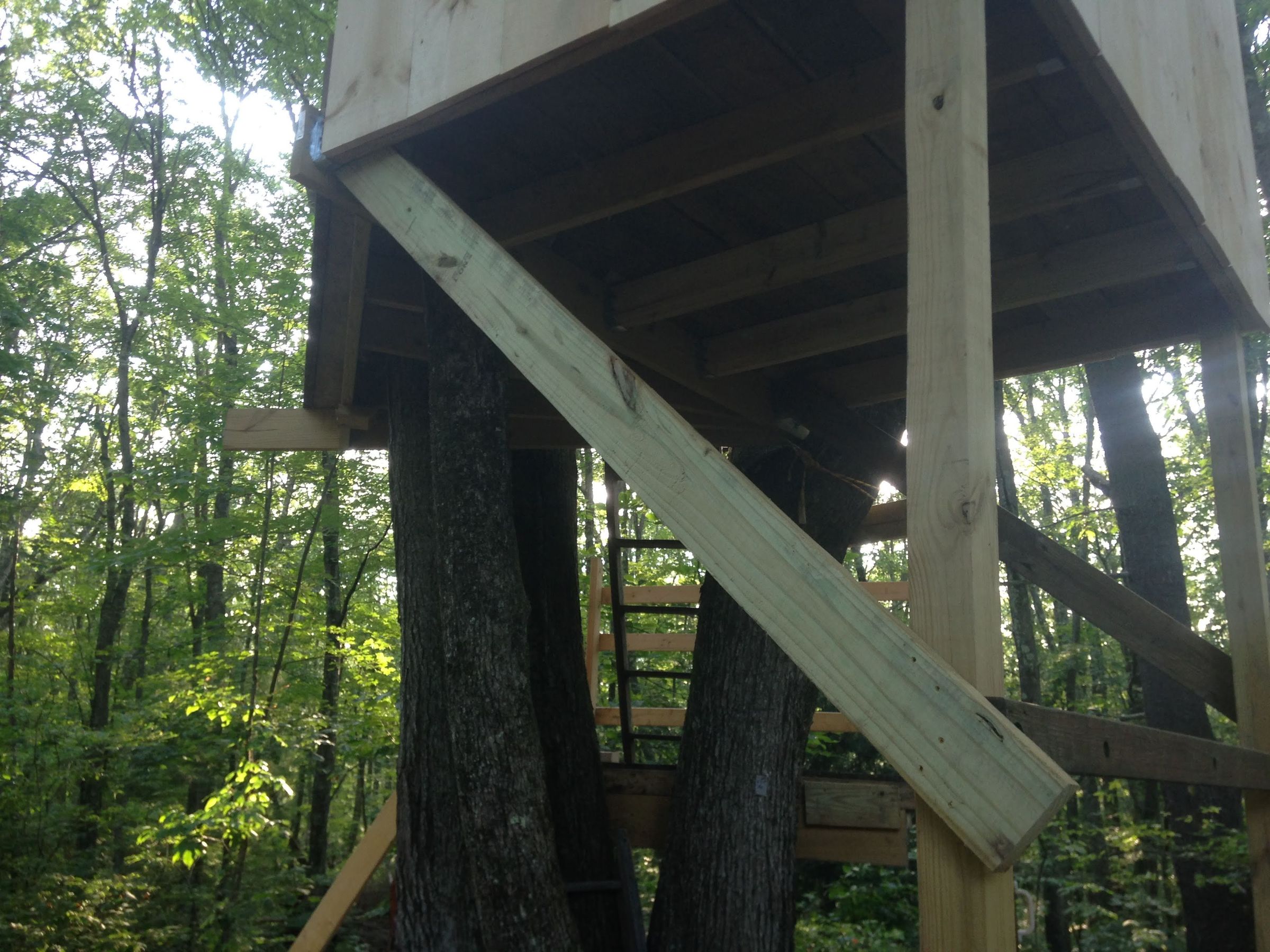 Multi Level Tree House From Recycled Materials : 10 Steps (with ...