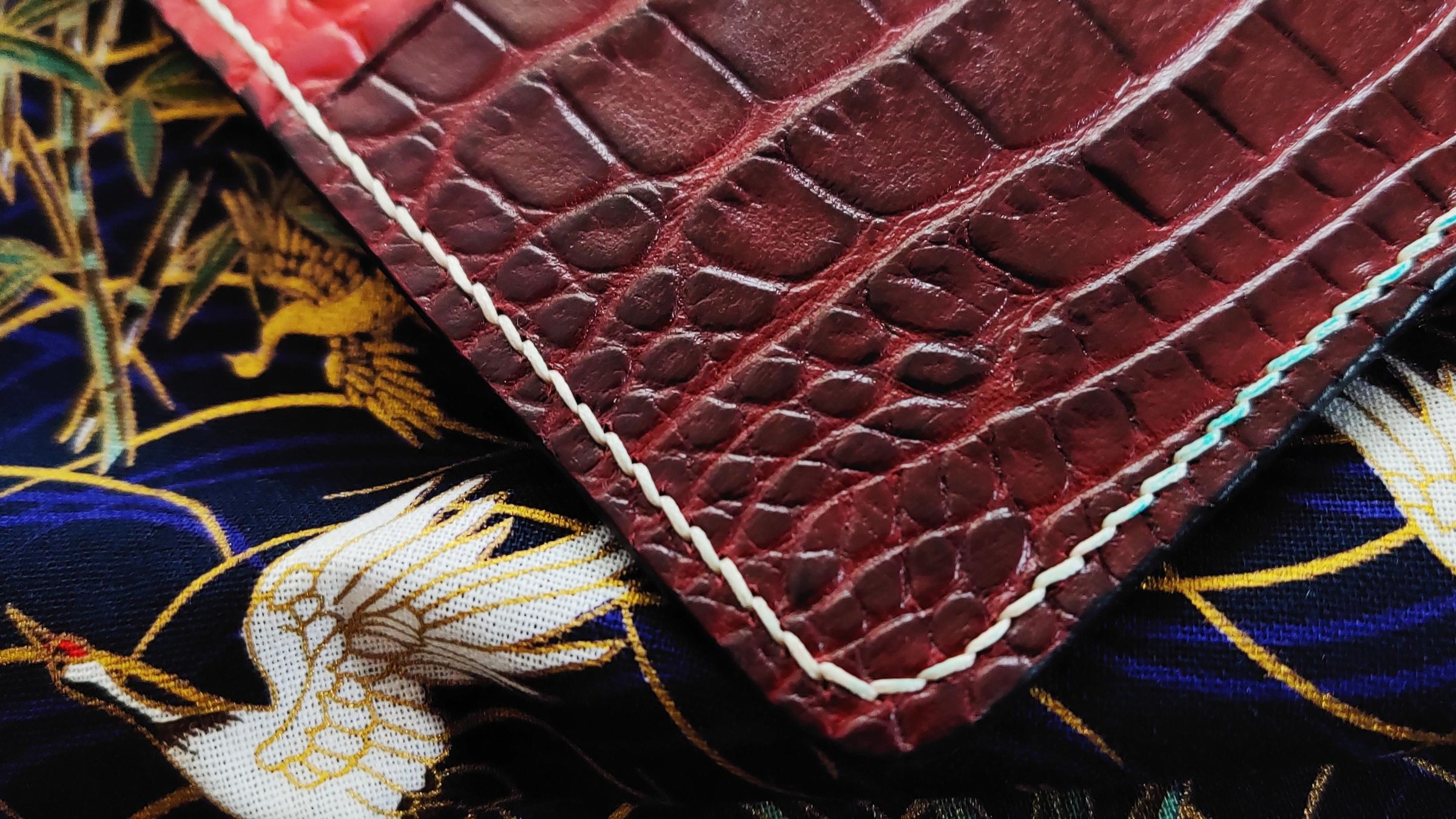 The Art of Luxury Leathercraft: Handcrafting a Leather Watch Strap : 25 ...