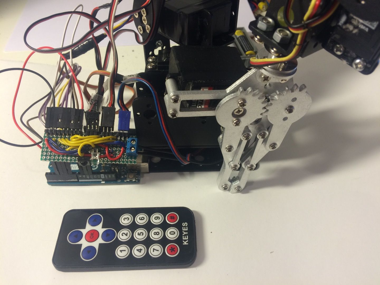 Remote Controlled Robotic Arm : 8 Steps (with Pictures) - Instructables