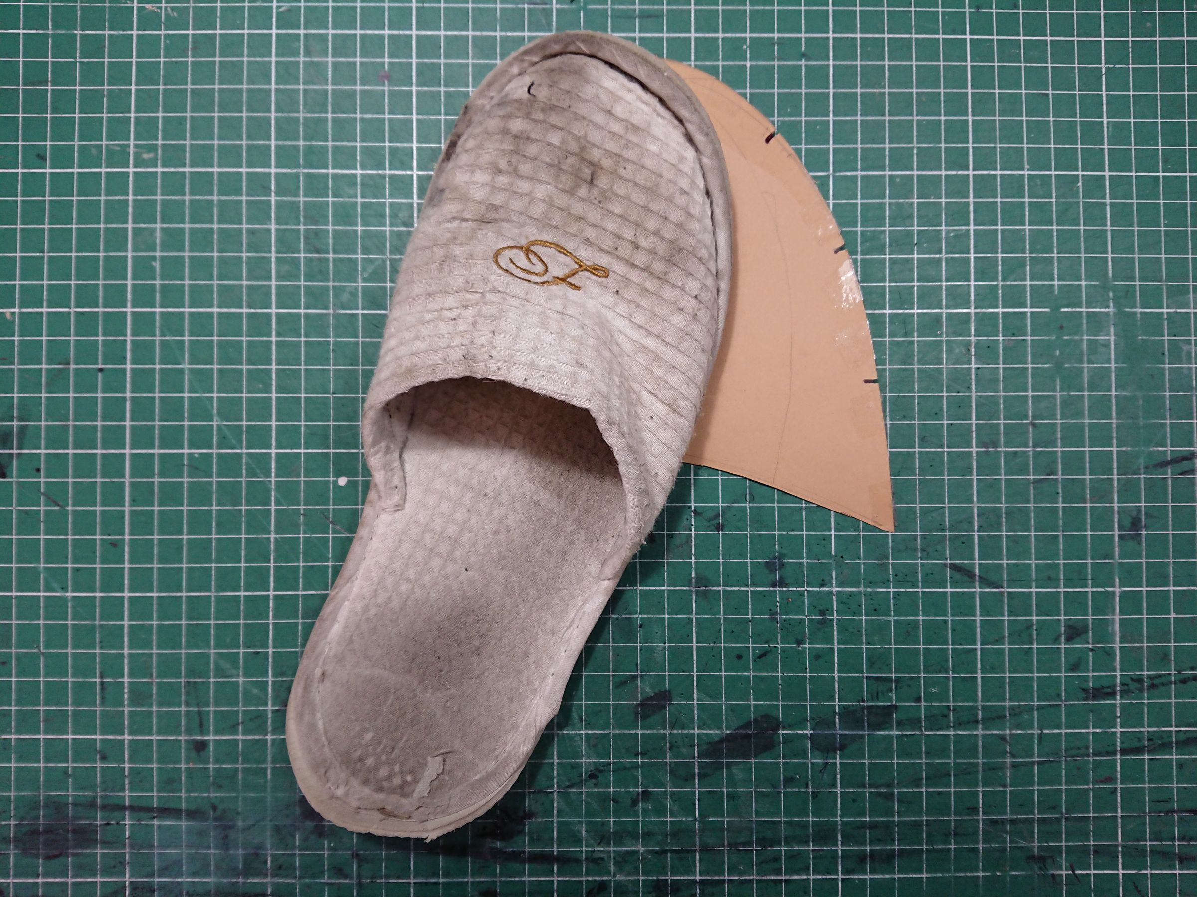 Making Leather Slippers : 9 Steps (with Pictures) - Instructables