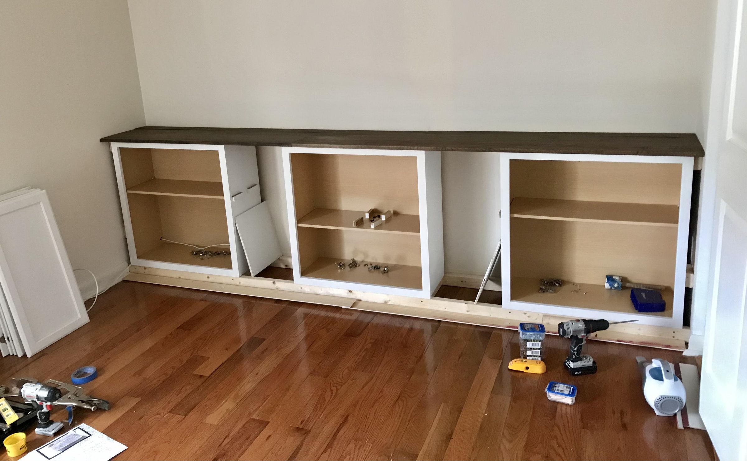 DIY Built-in Bookcase : 6 Steps (with Pictures) - Instructables