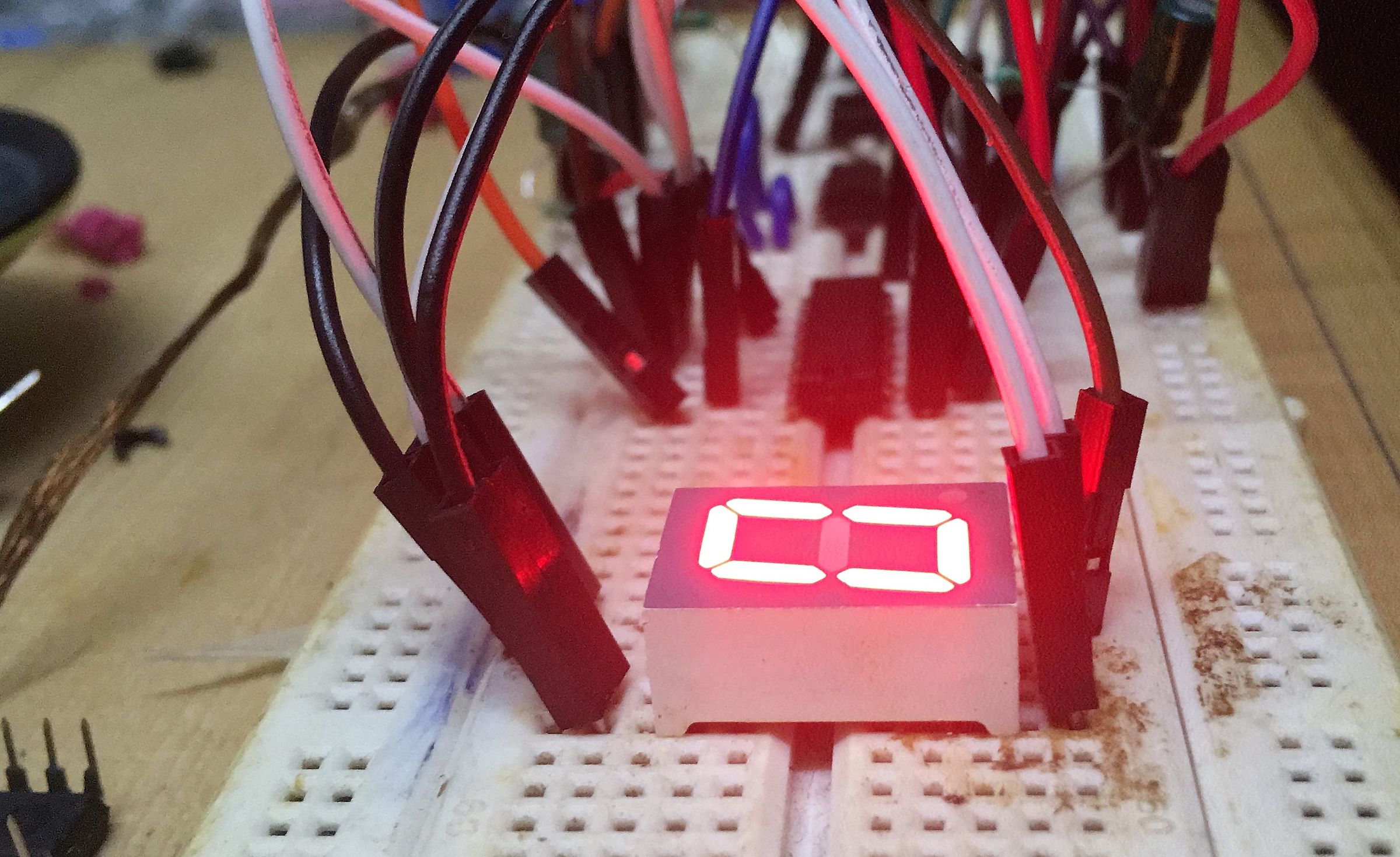 DECADE COUNTER USING NE555 AND CD4026 : 4 Steps - Instructables