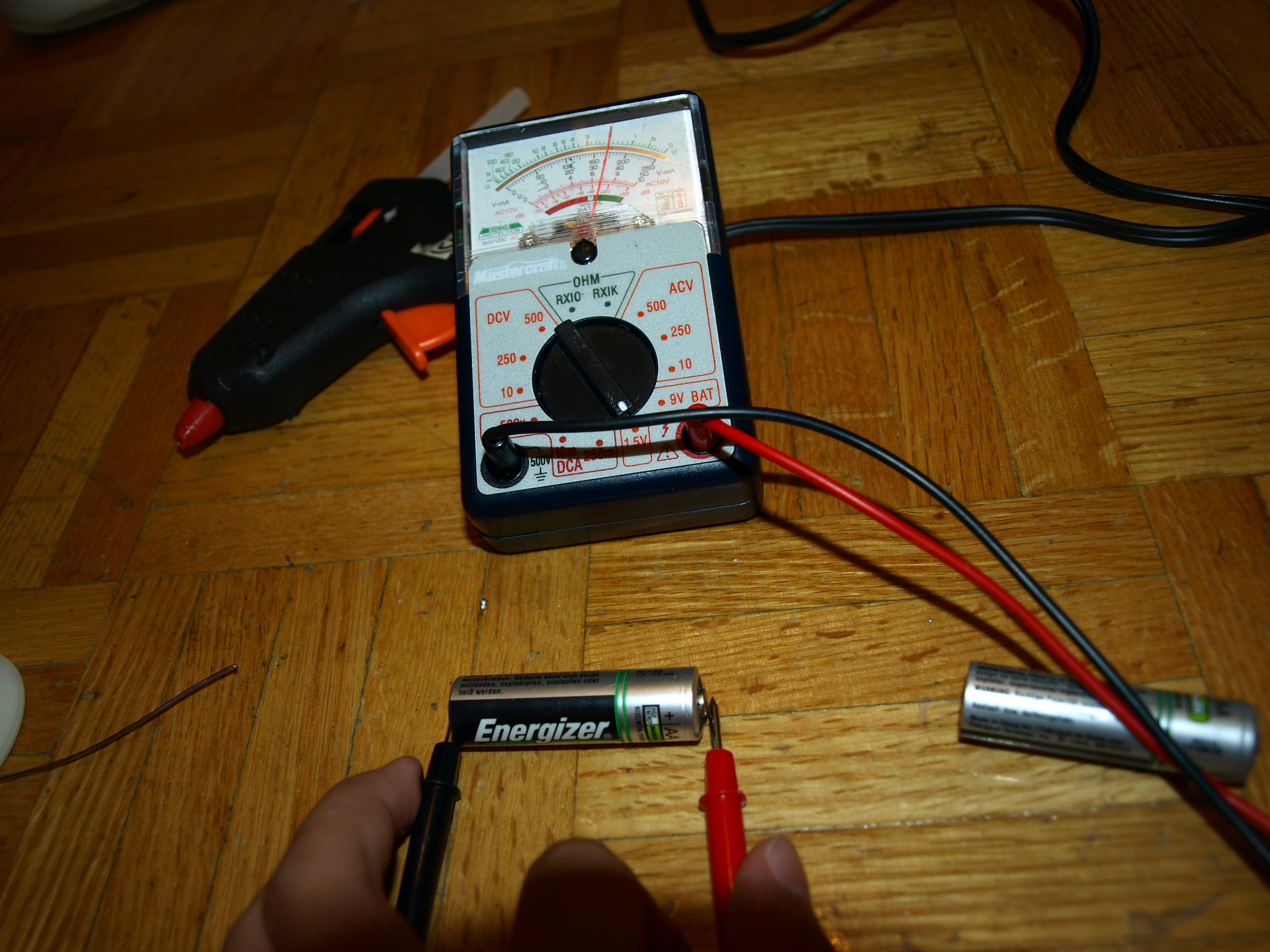 How to Make a Very Simple Robot : 16 Steps - Instructables