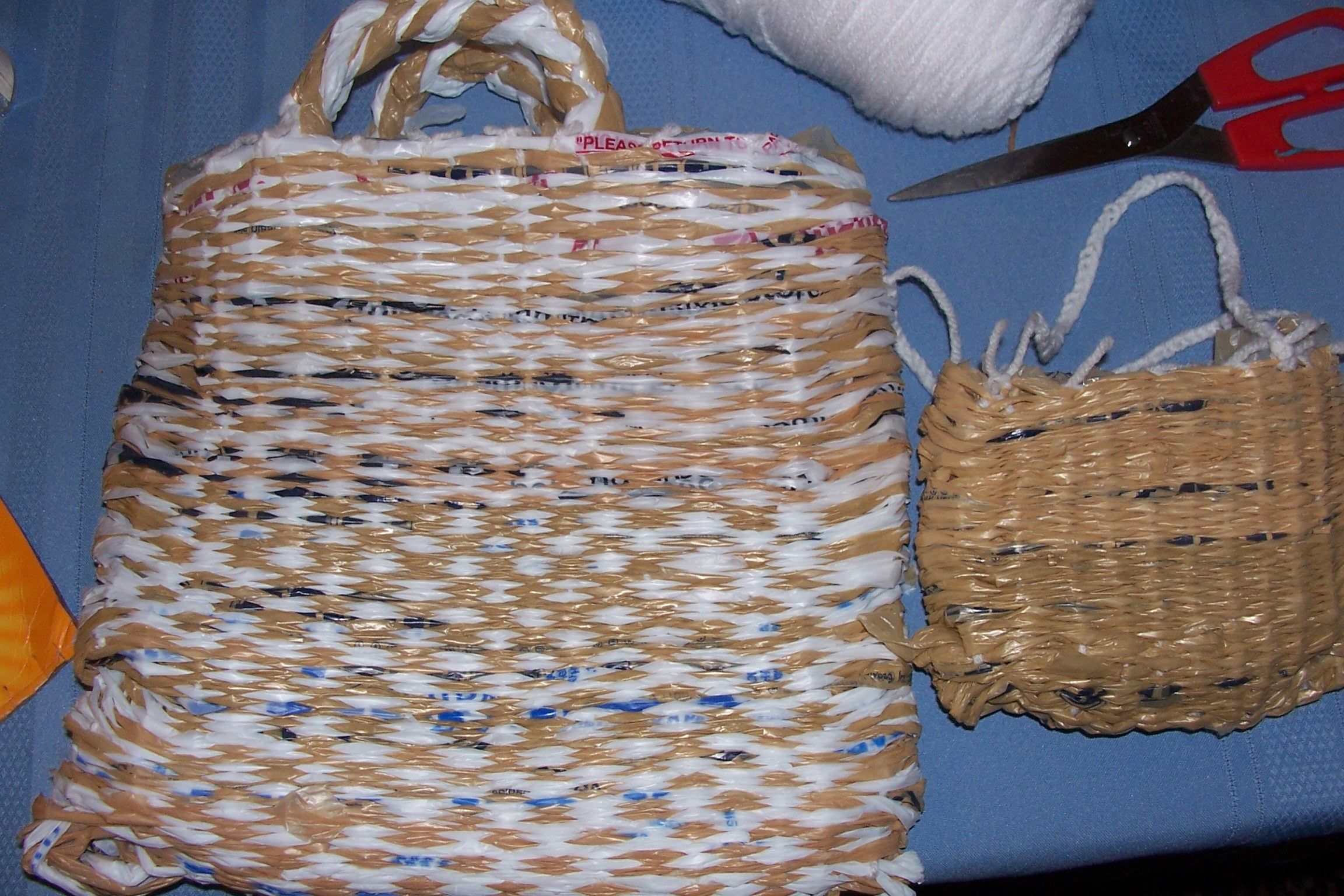 Woven Plastic Bag Bag : 10 Steps (with Pictures) - Instructables