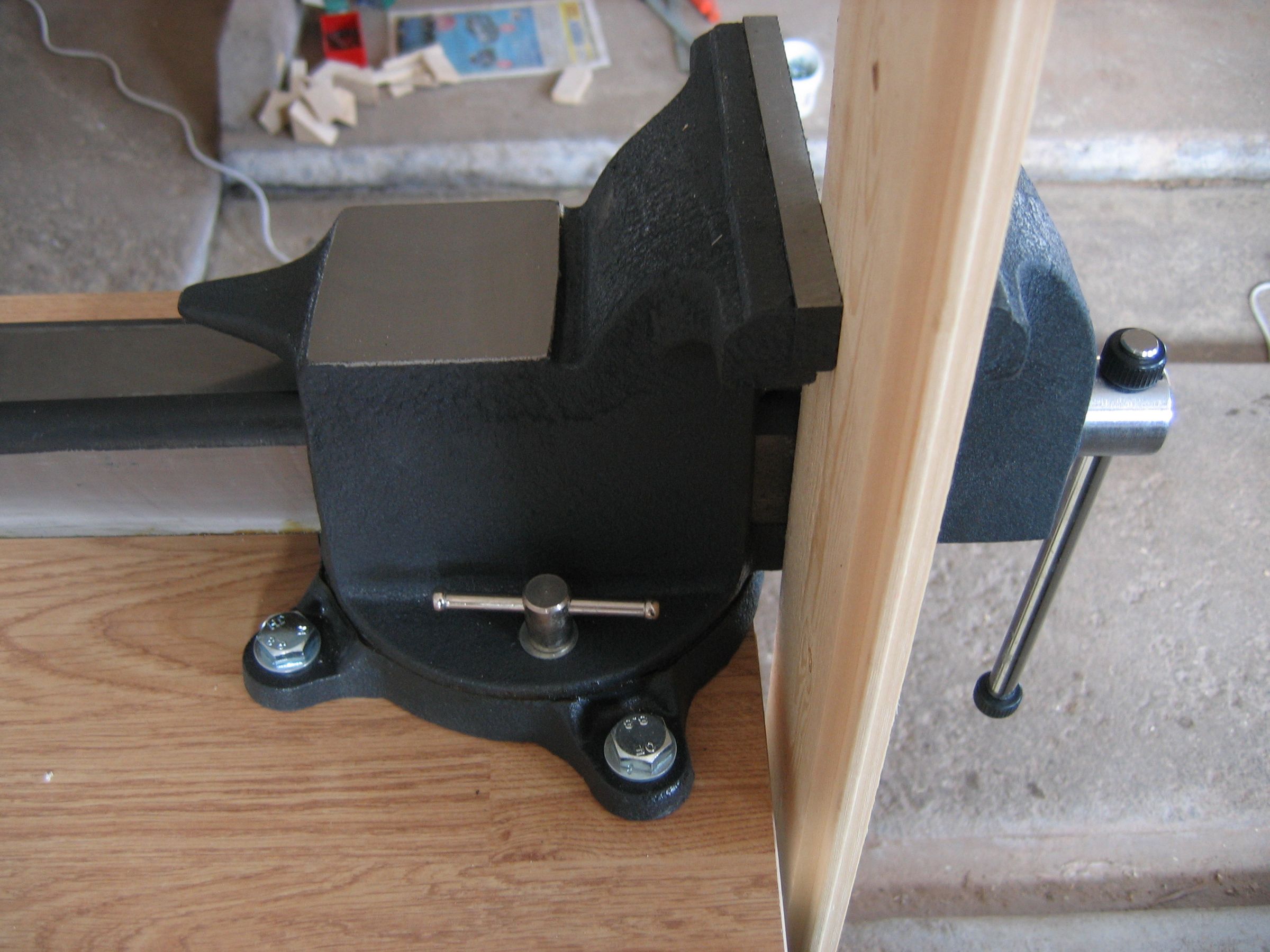 Extreme Heavy Duty Work Bench : 9 Steps (with Pictures) - Instructables