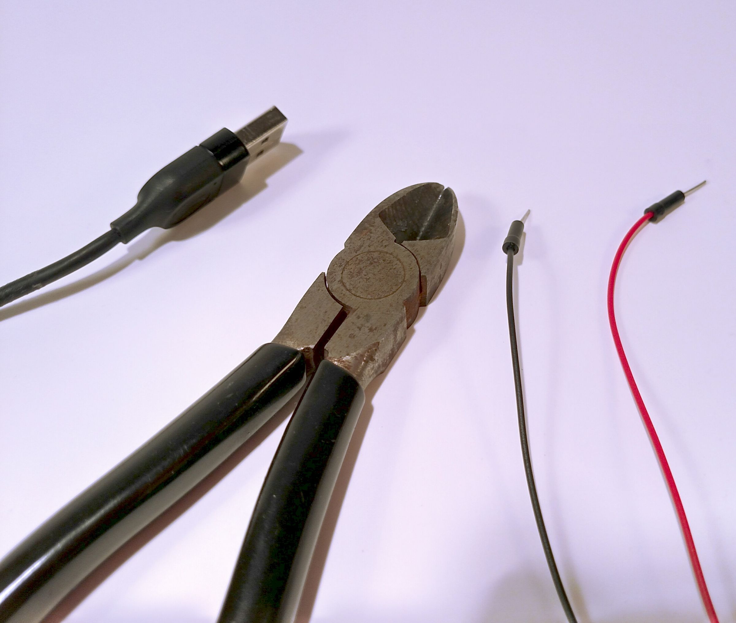 Provide Power With an Old USB Cord : 4 Steps (with Pictures ...