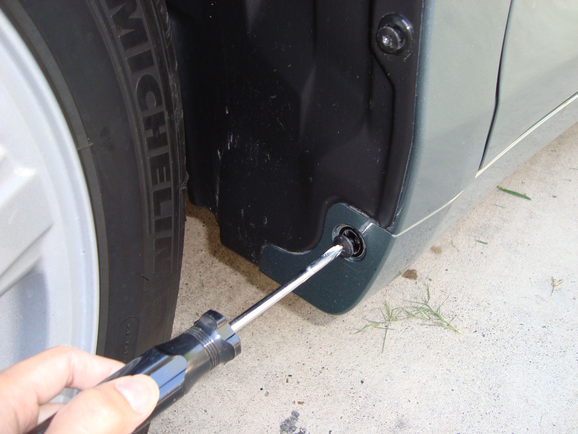 How to Install Splash Guard / Mud Guard : 4 Steps - Instructables