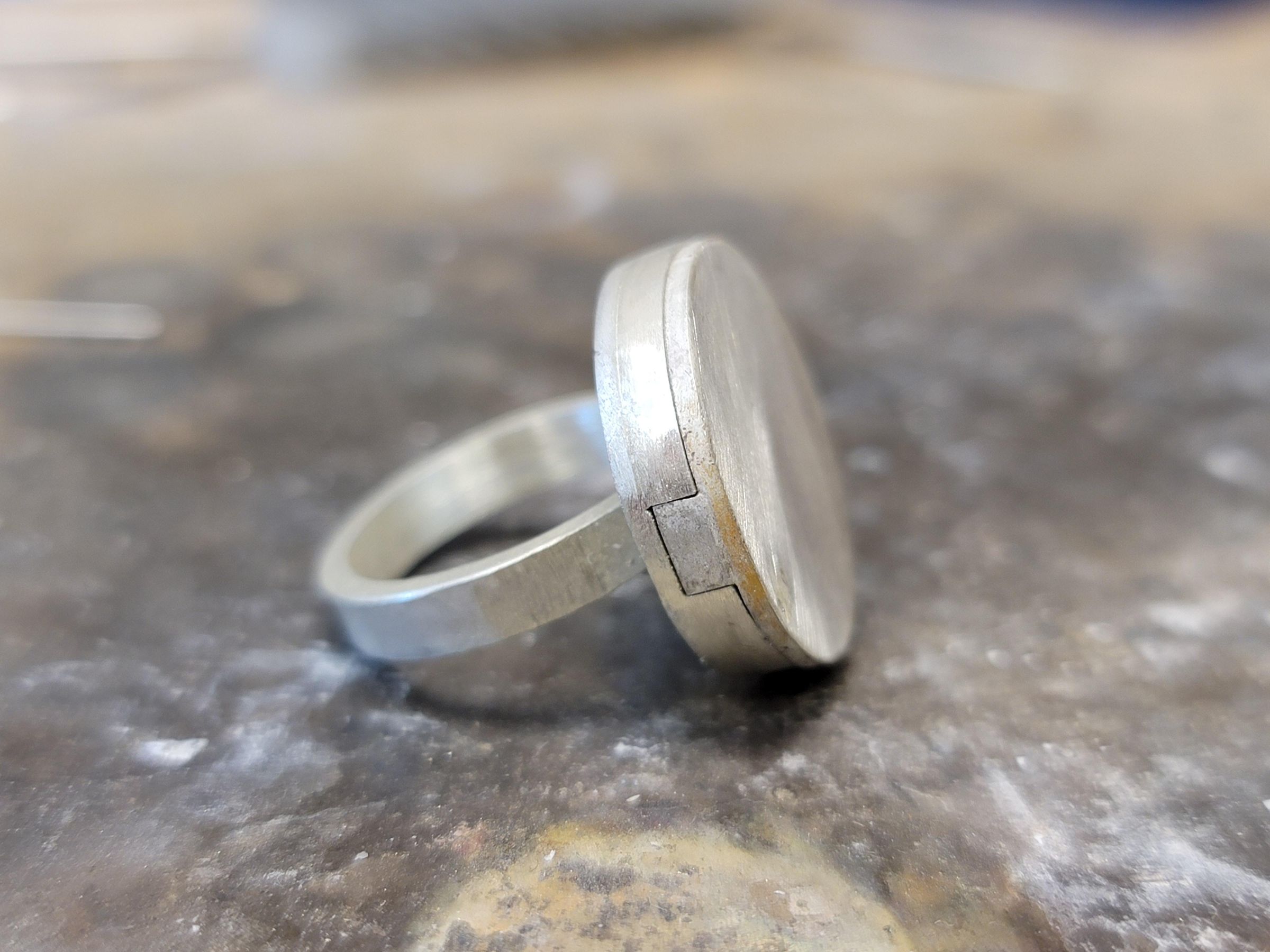 Secret Compartment Ring : 6 Steps (with Pictures) - Instructables