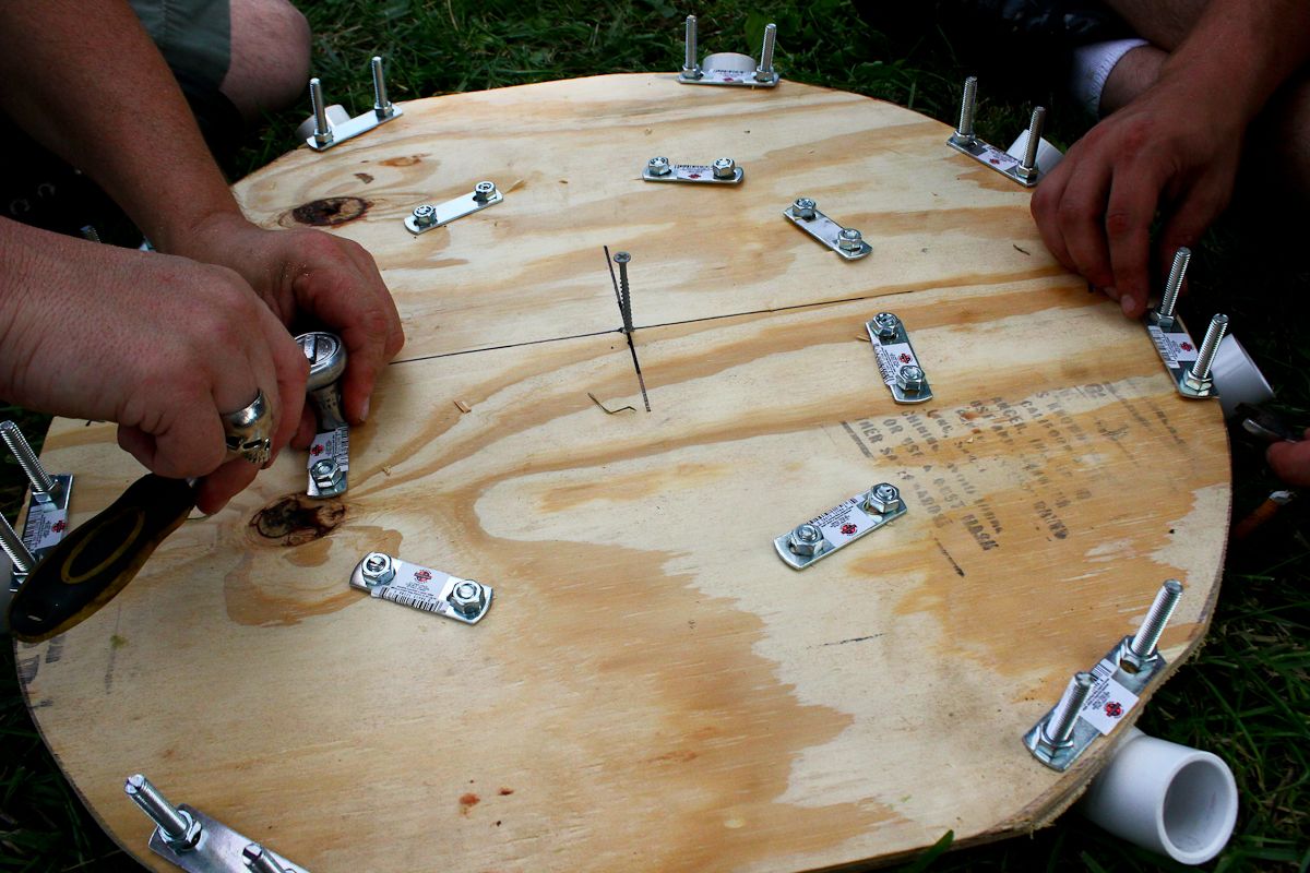 The Build of a Giant Spider : 7 Steps (with Pictures) - Instructables