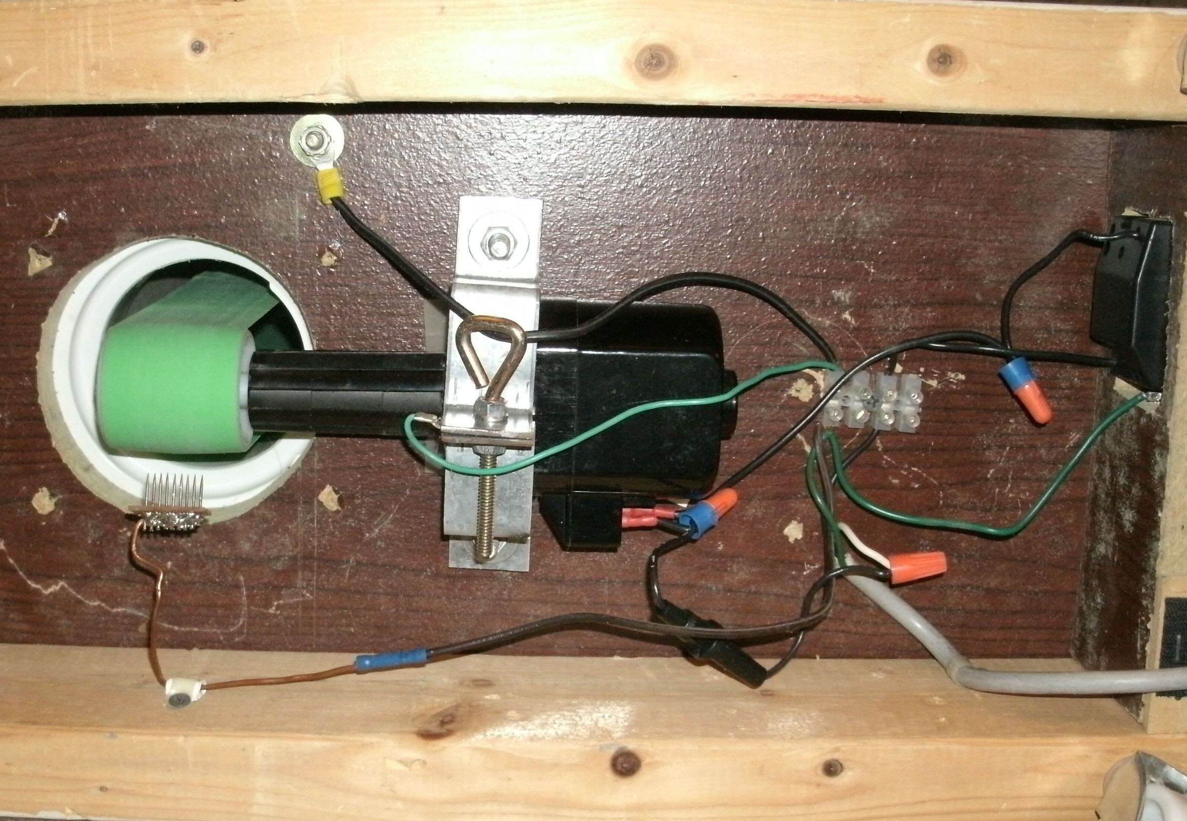 Homemade Van De Graaff Generator : 9 Steps - Instructables