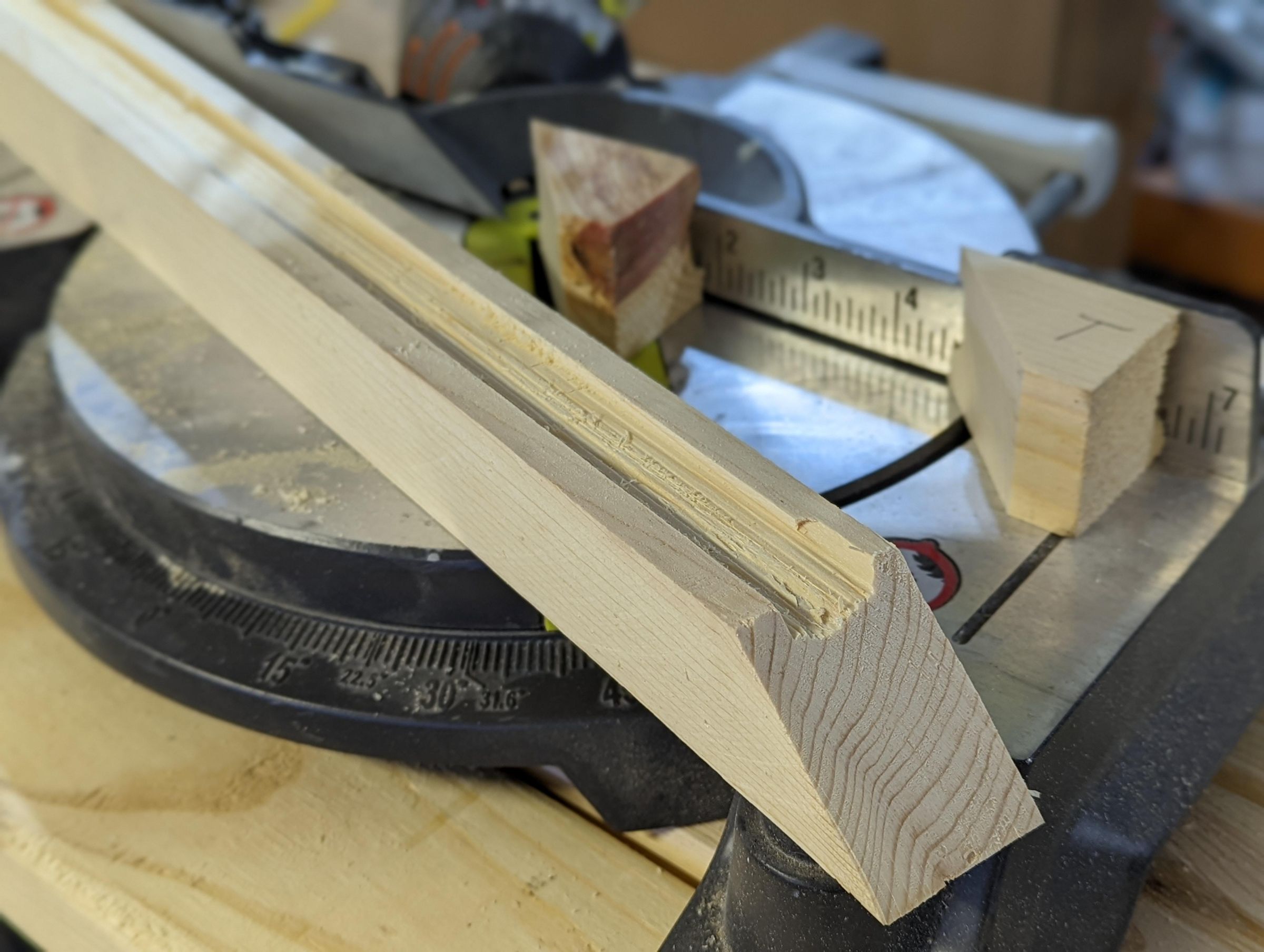 Make a Canvas Art Frame From a Single 2x4 : 6 Steps (with Pictures ...