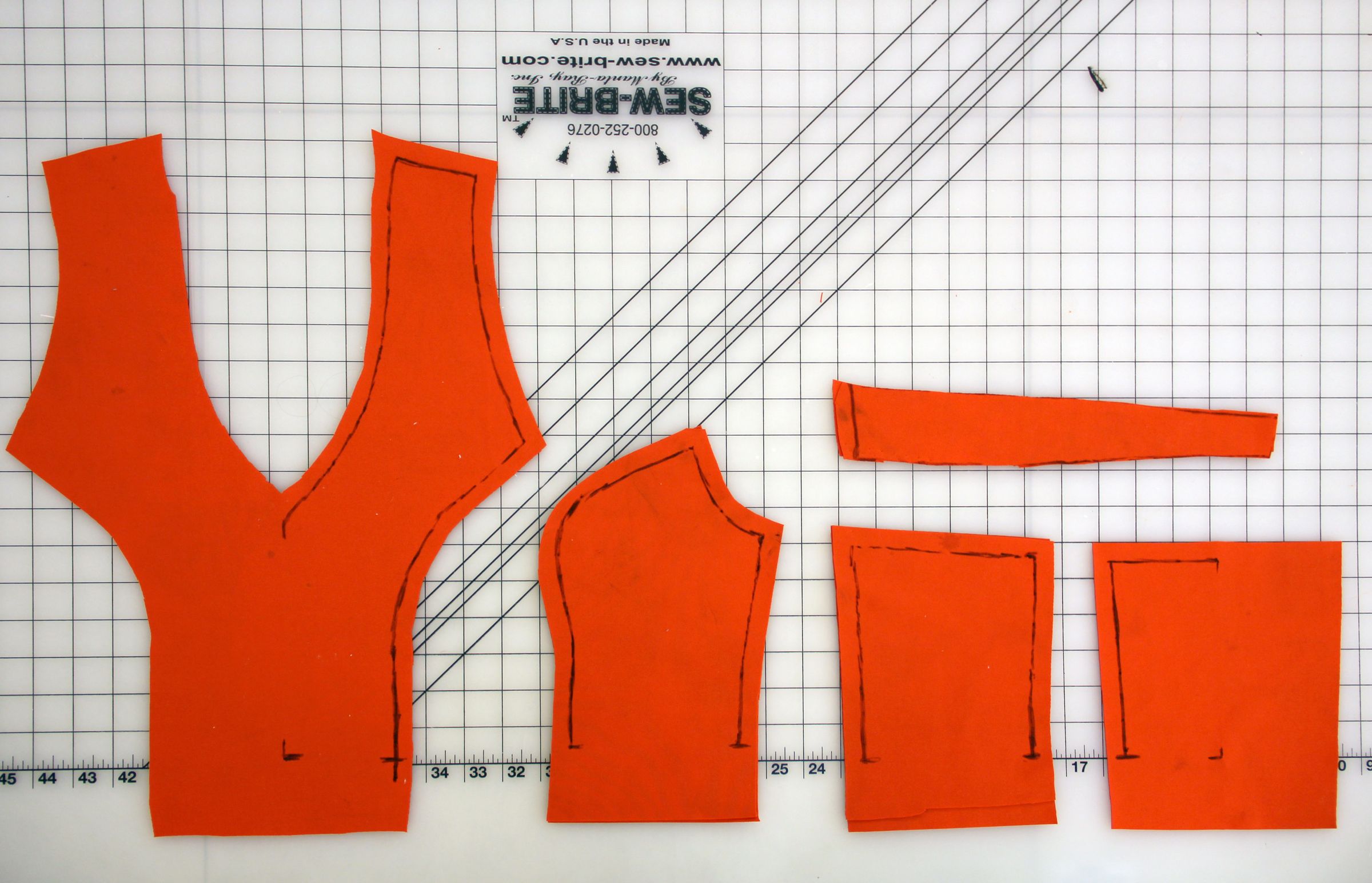 How to Use a Dress Form : 8 Steps (with Pictures) - Instructables