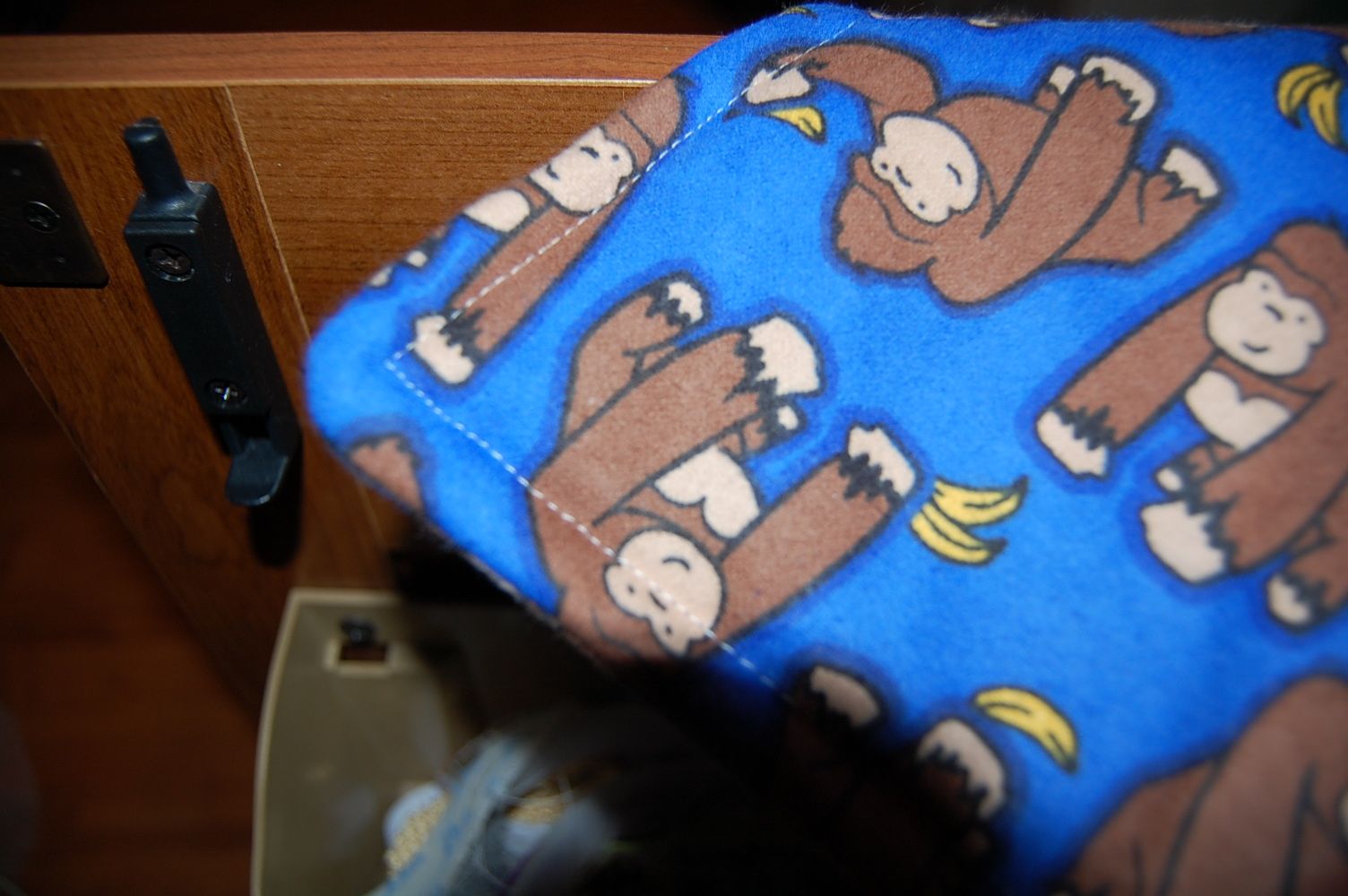 Lap Blanket With Foot Pockets : 6 Steps - Instructables