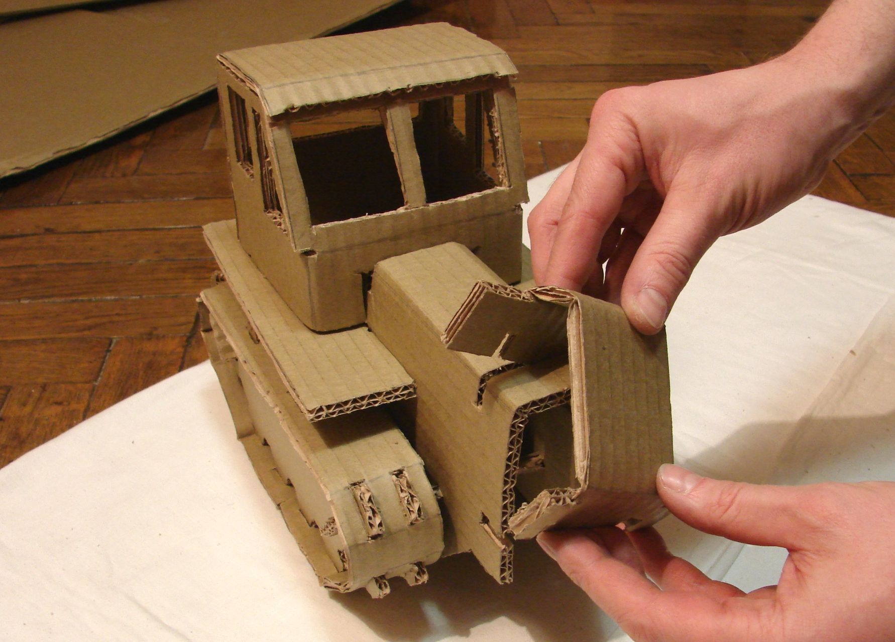 Tractor-cardboarder : 16 Steps (with Pictures) - Instructables