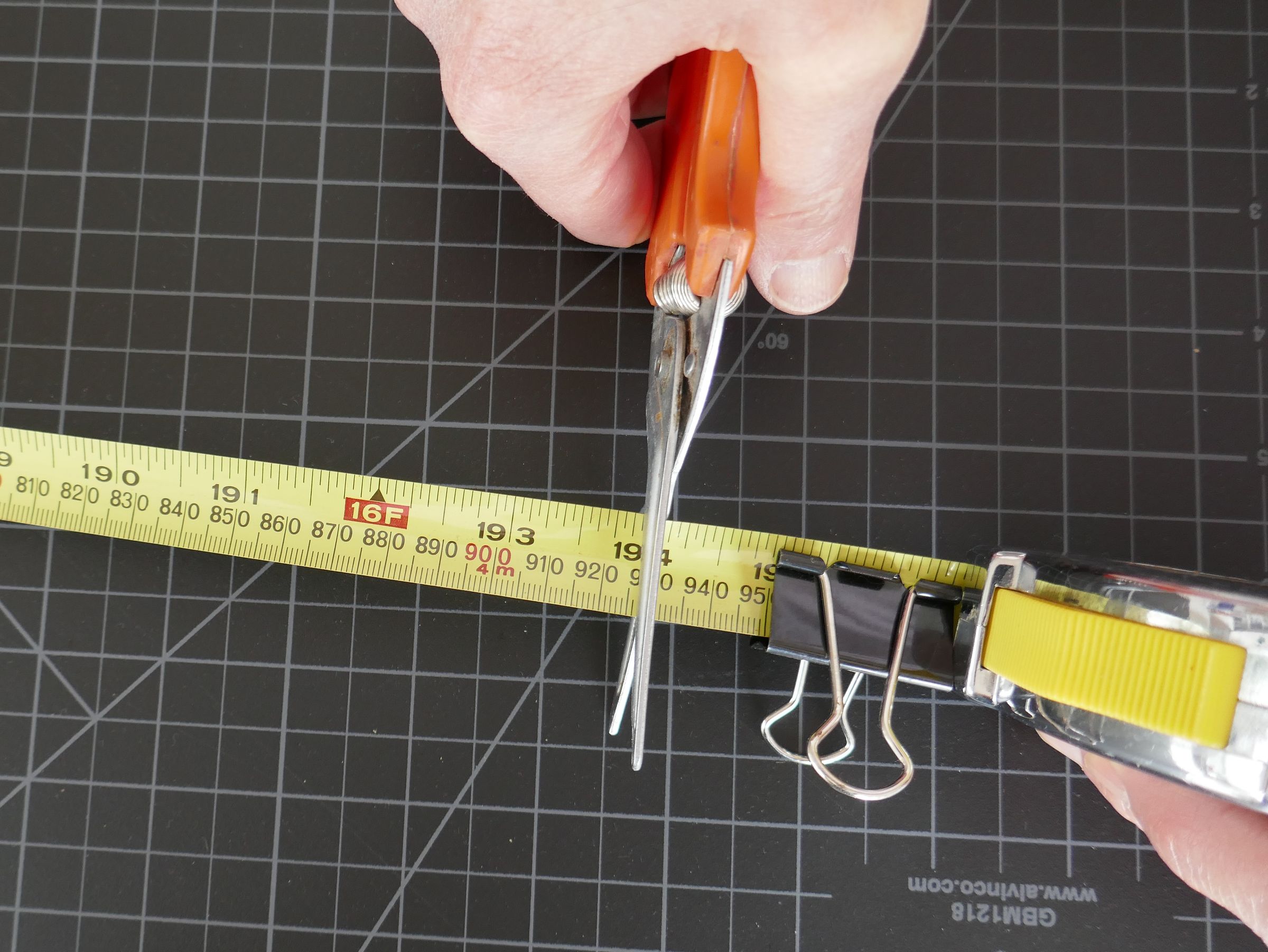 Transform Broken Measuring Tape to Coin Purse : 10 Steps (with Pictures ...