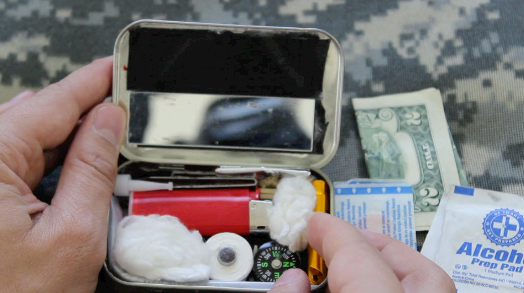 Altoids Survival Kit 2.0 : 12 Steps (with Pictures) - Instructables
