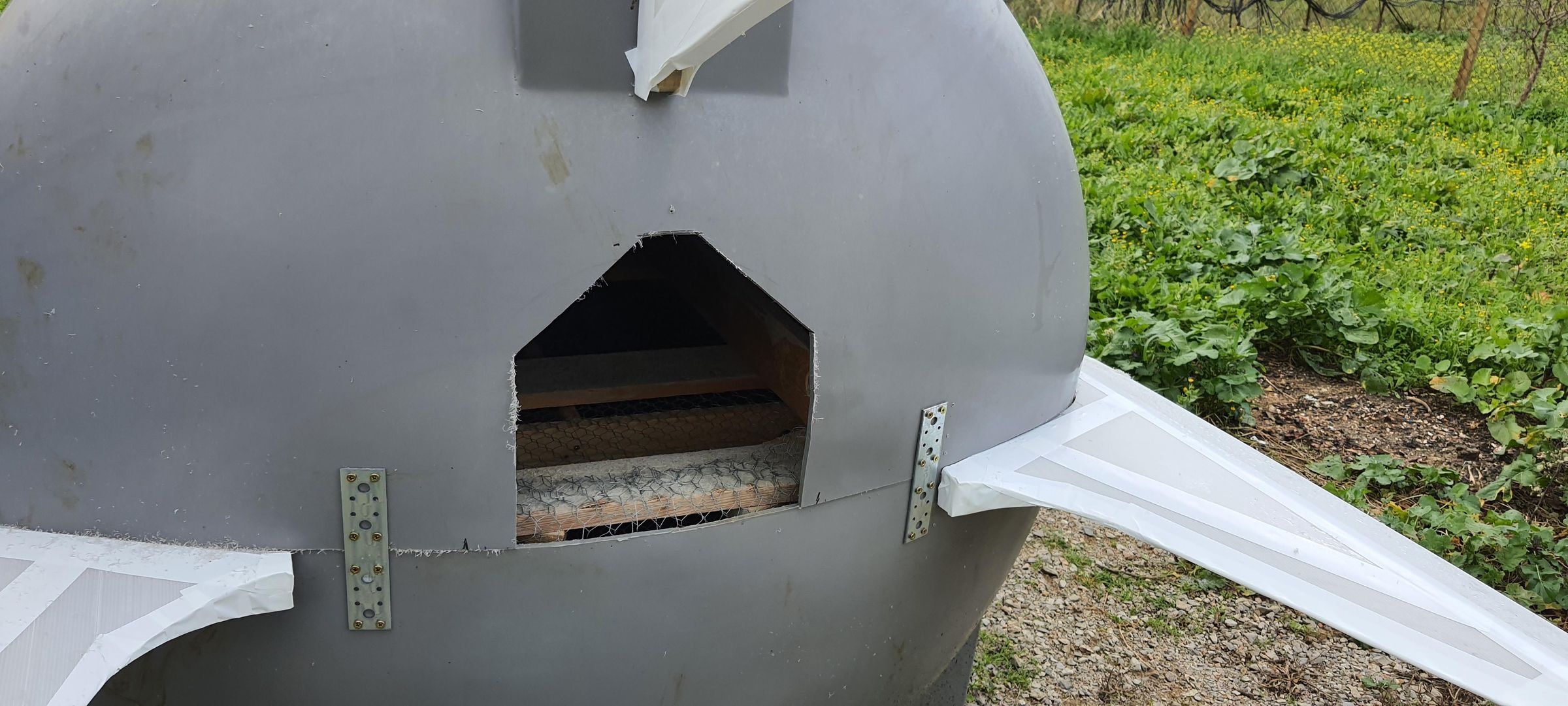Space Chicken Spaceship Chicken Coop : 12 Steps (with Pictures ...