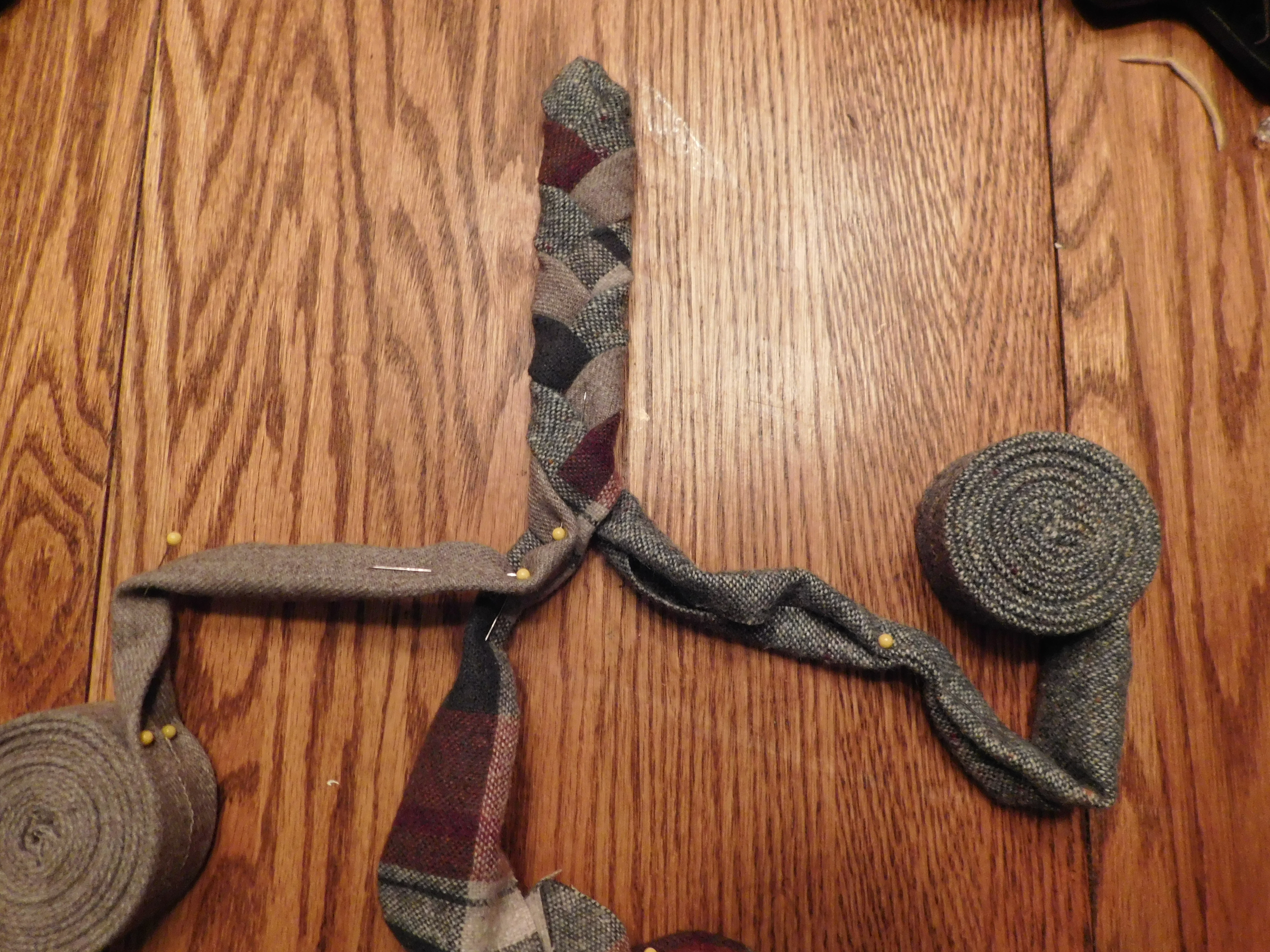 Heirloom Wool Cloth Braided Rug : 7 Steps (with Pictures) - Instructables