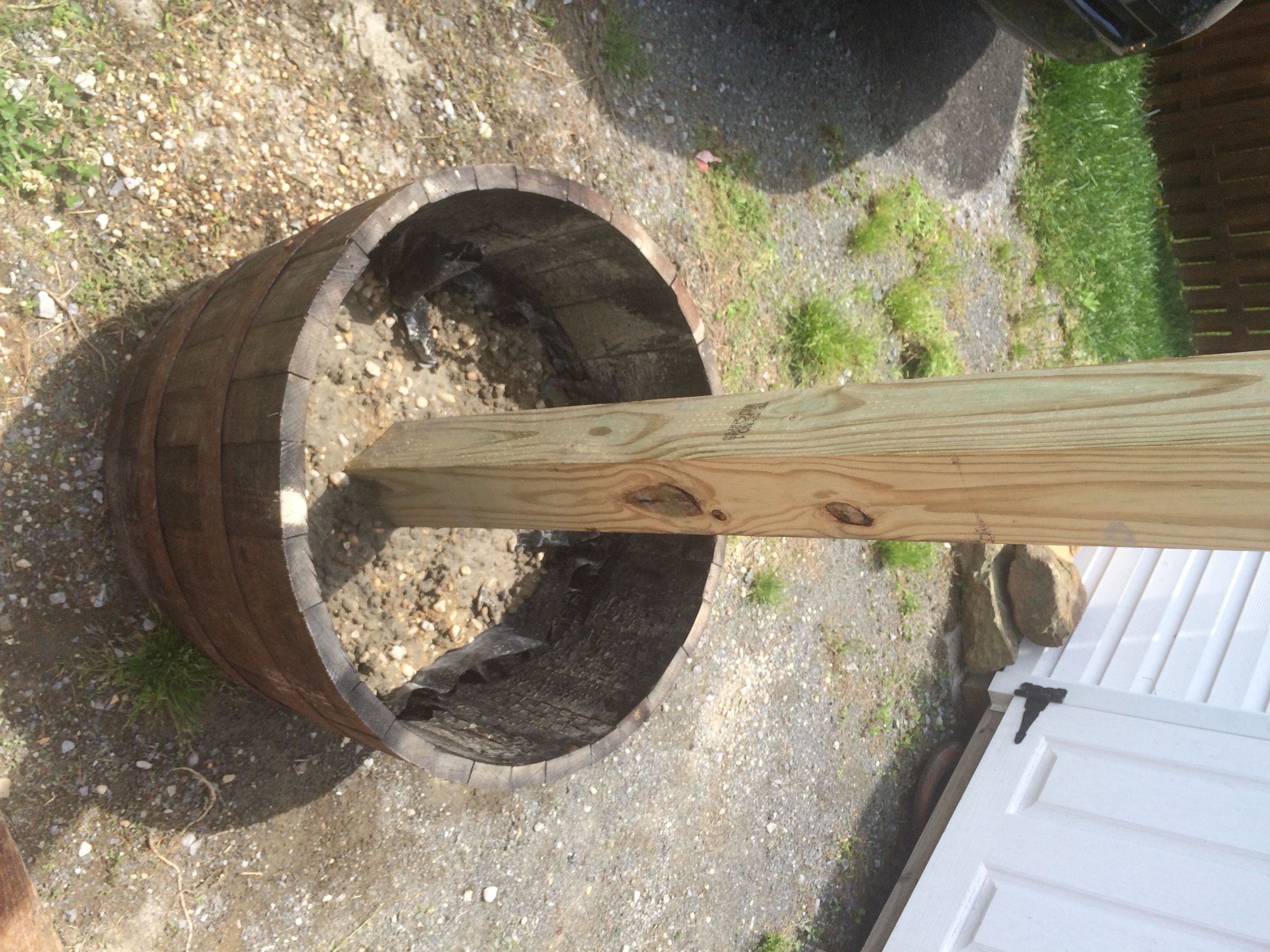DIY Landscaping-Outdoor Barrel Posts : 11 Steps - Instructables