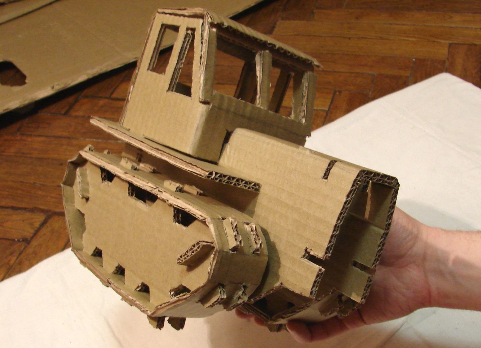 Tractor-cardboarder : 16 Steps (with Pictures) - Instructables