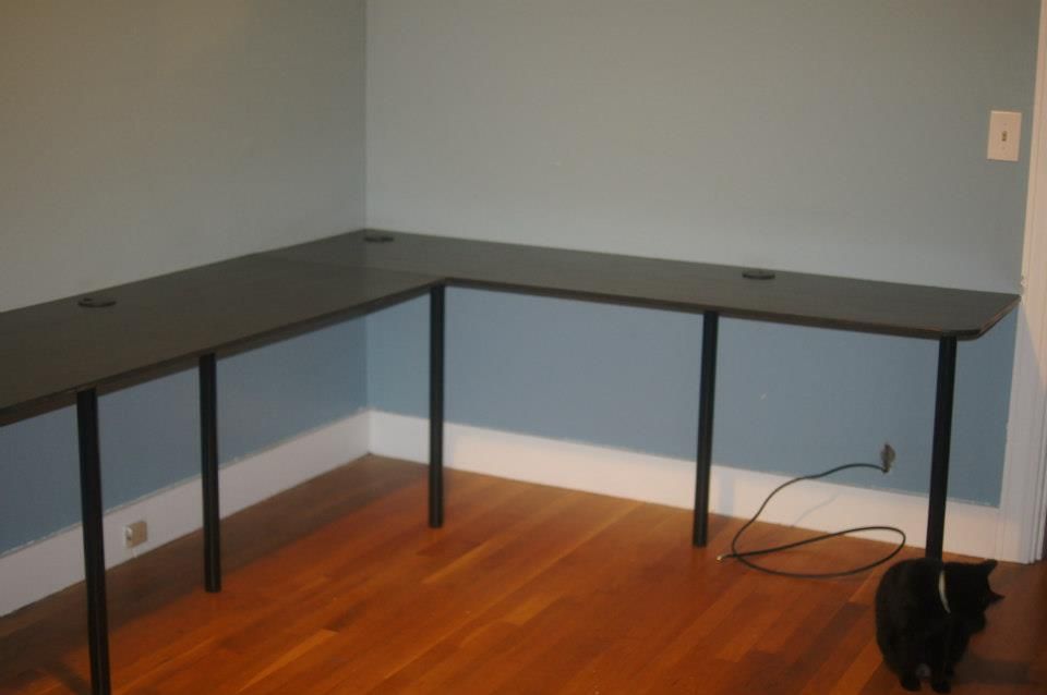 Low Cost Computer Desk : 8 Steps (with Pictures) - Instructables
