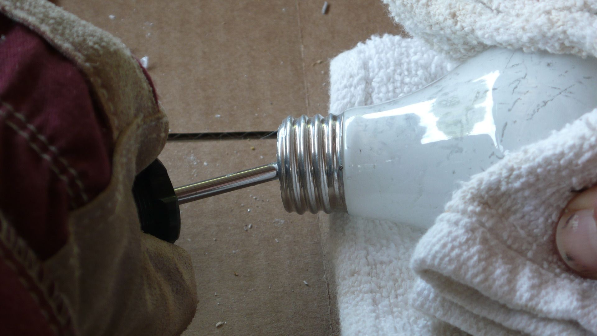 Light Bulb Oil Lamp : 5 Steps (with Pictures) - Instructables