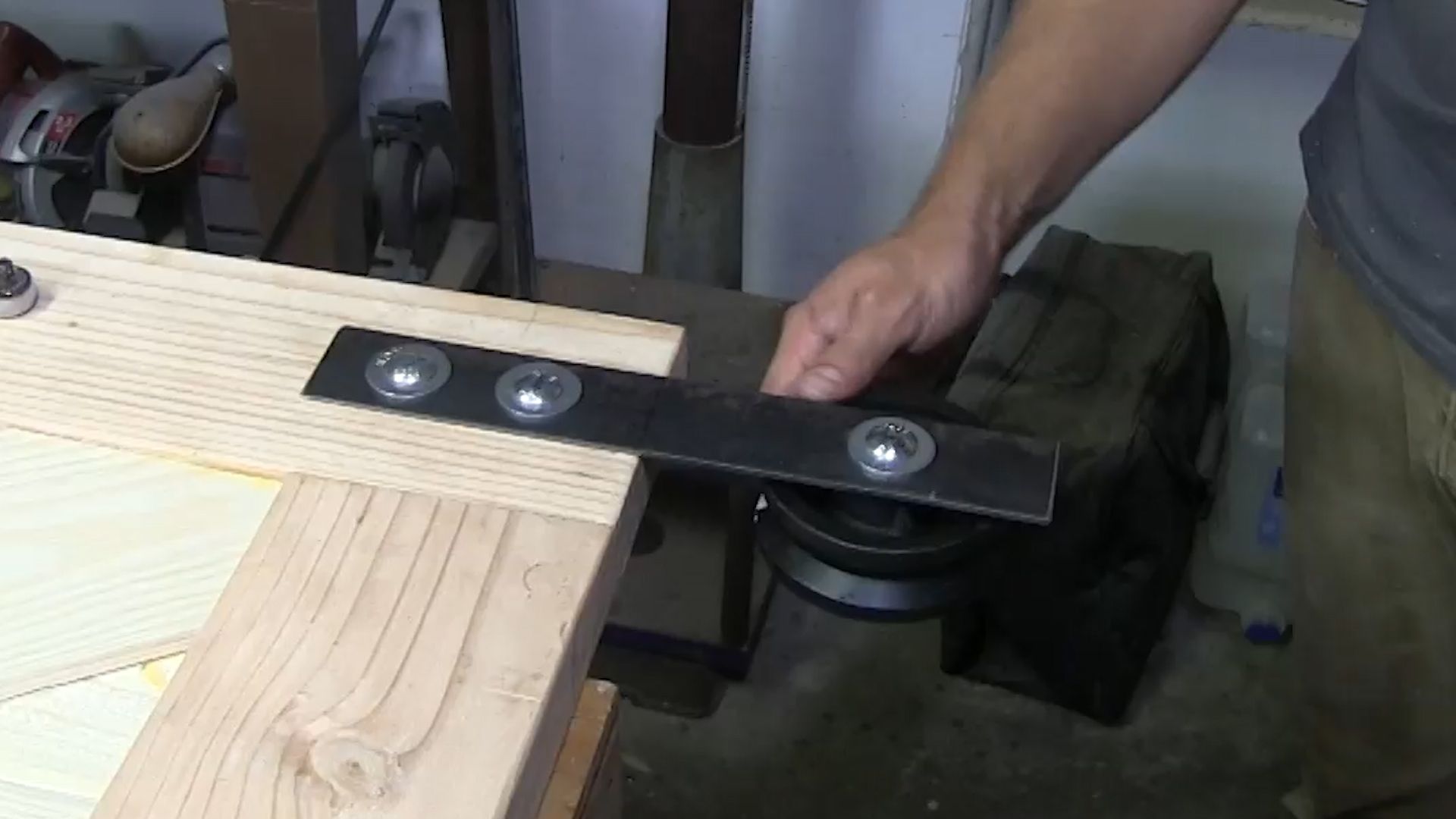 DIY Sliding Barn Door : 6 Steps (with Pictures) - Instructables