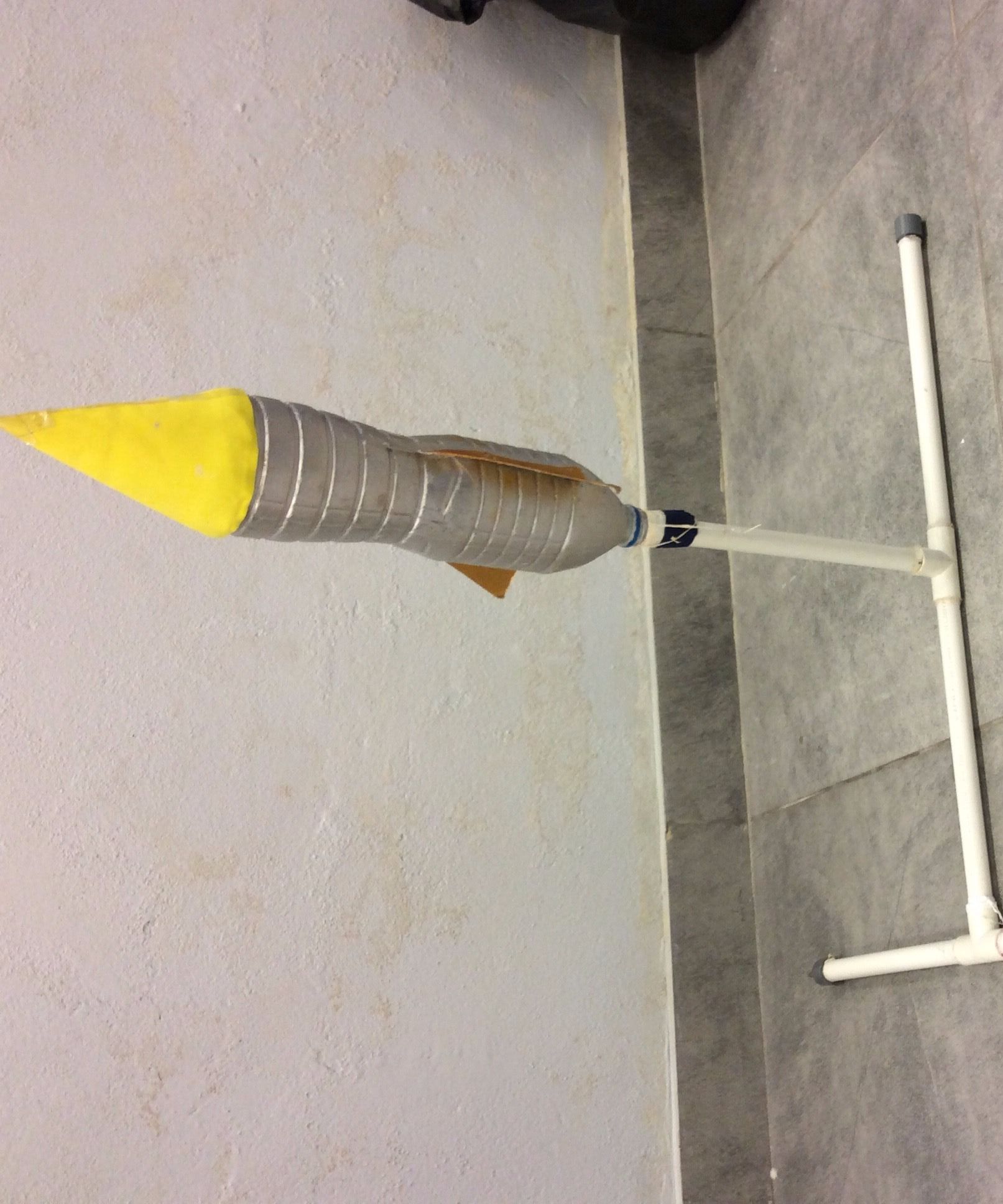 HOMEMADE WATER ROCKET!! EASY TO MAKE!!!!! : 5 Steps - Instructables