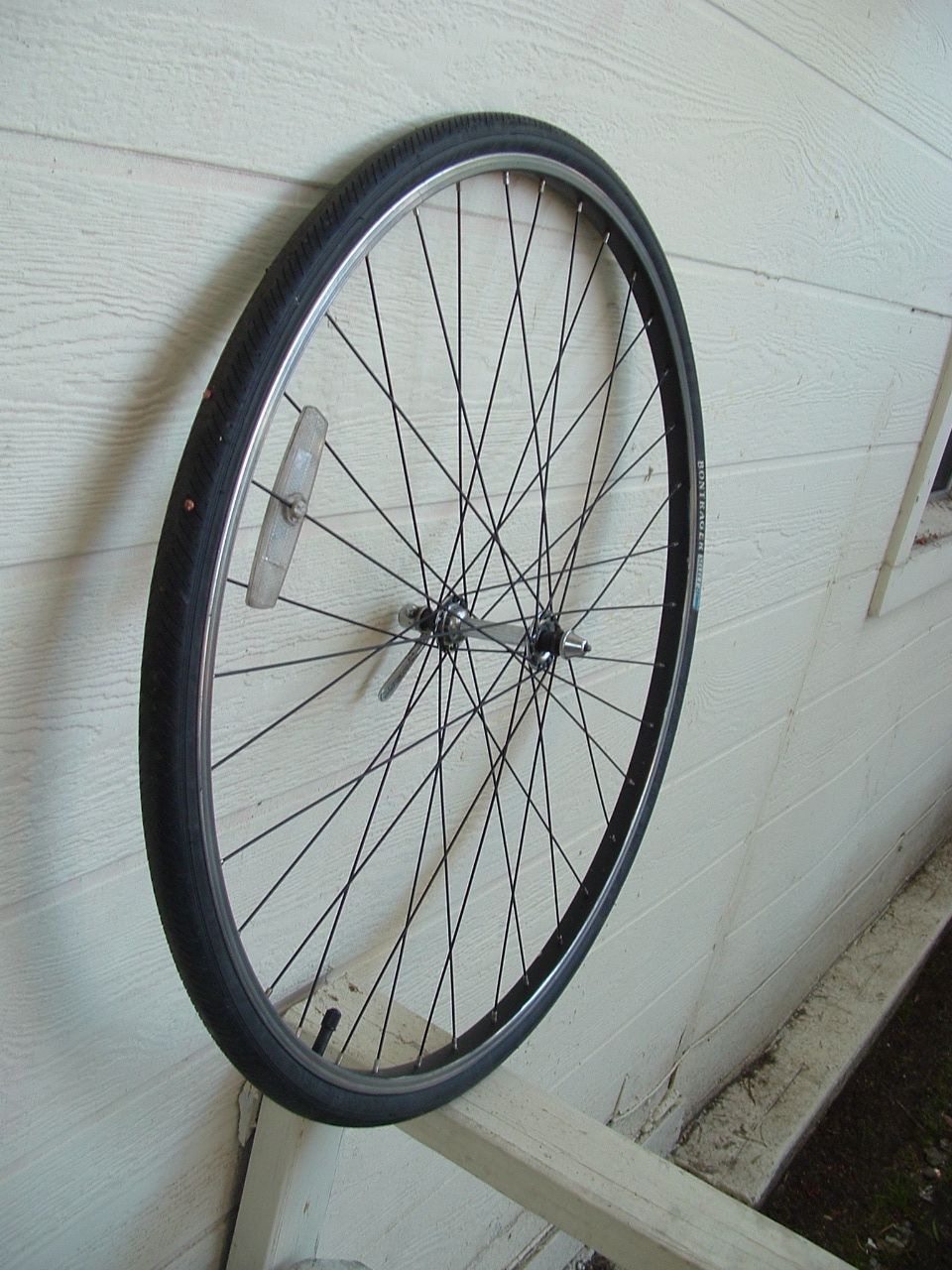 Poor Man's Painted Bicycle Wheel (Lacing Included) : 8 Steps ...