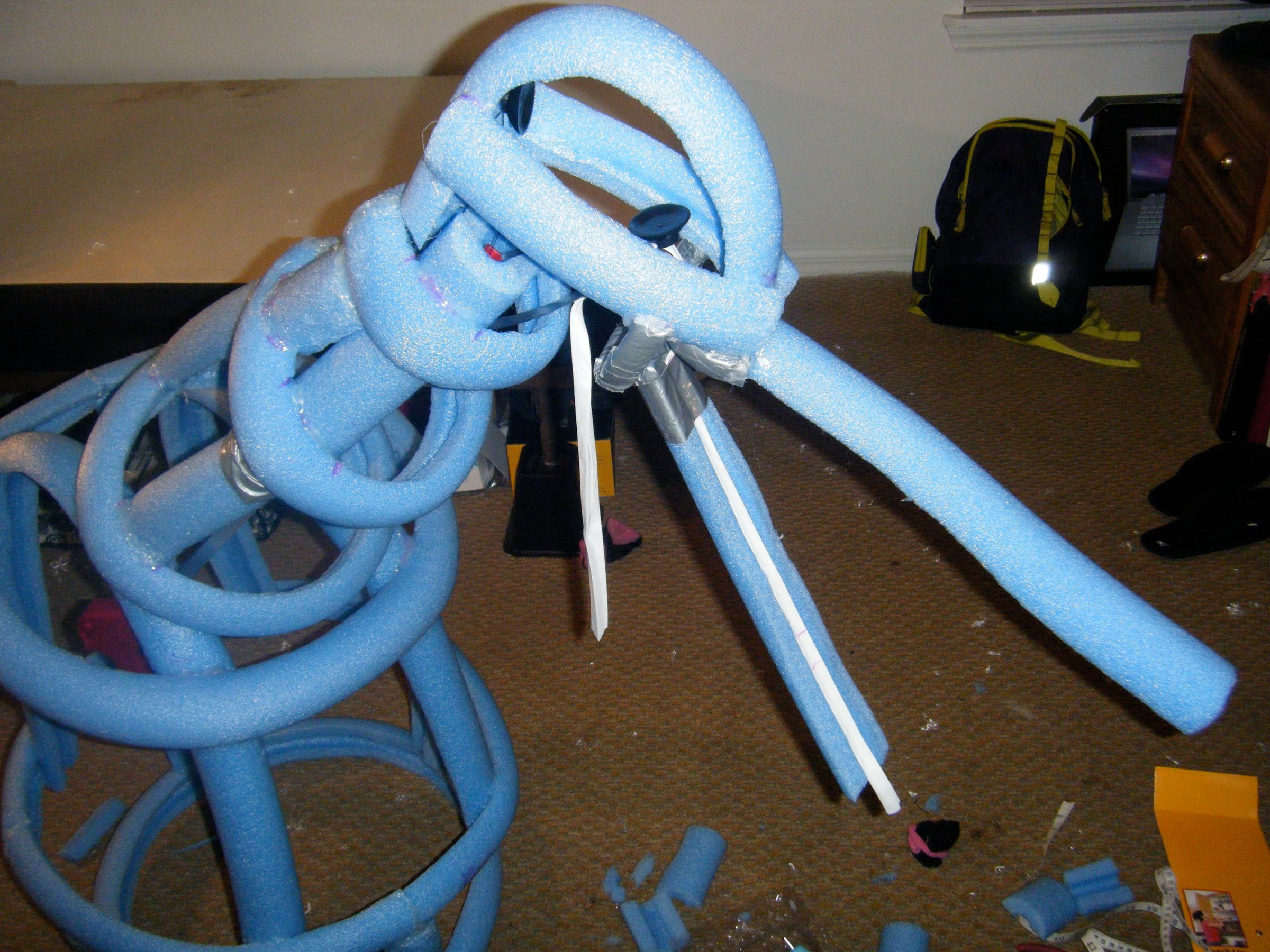 How to Create a Kevin Costume (The Bird From UP) : 8 Steps (with ...