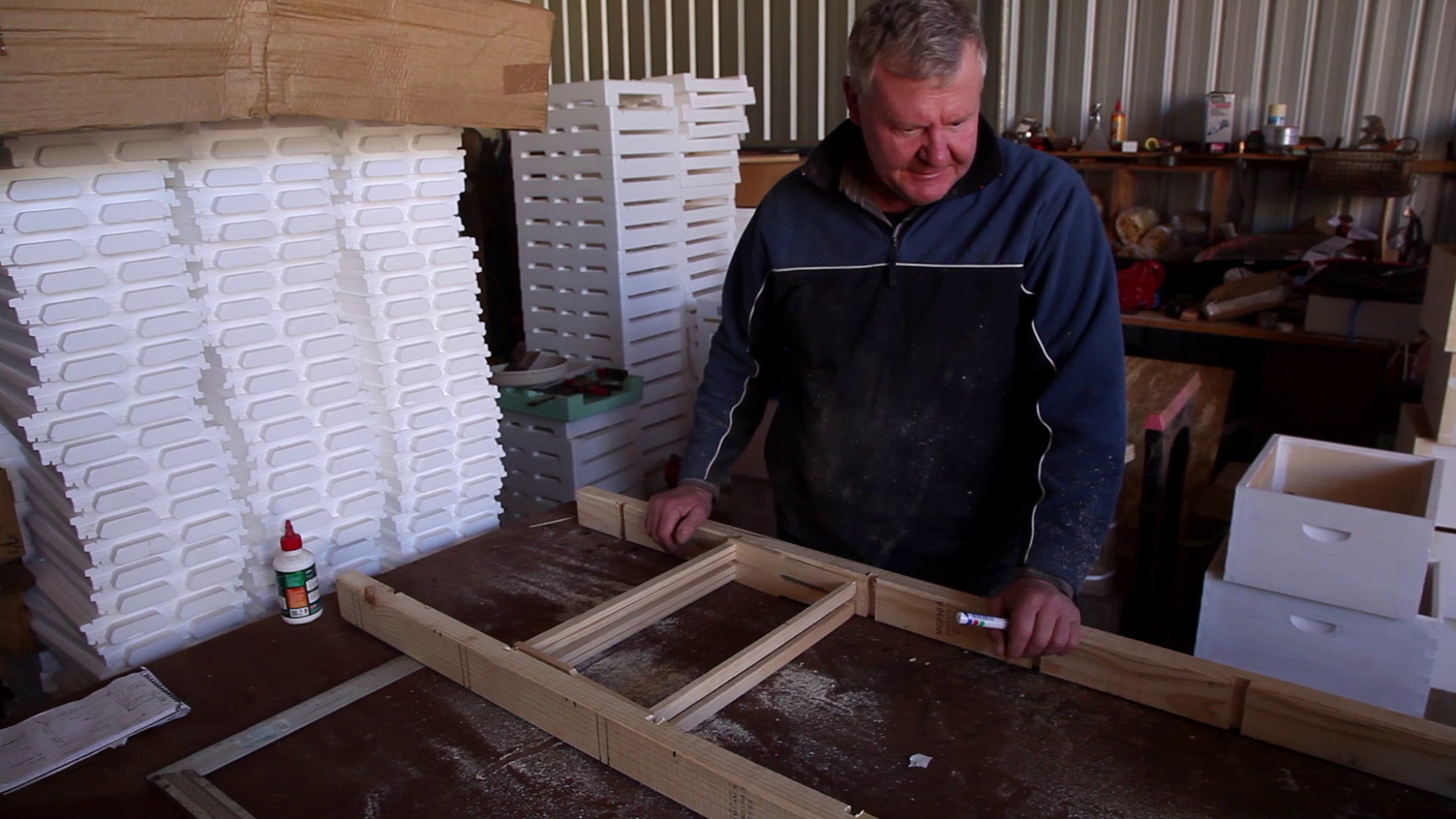 How to Build an Observation Bee Hive : 20 Steps (with Pictures ...