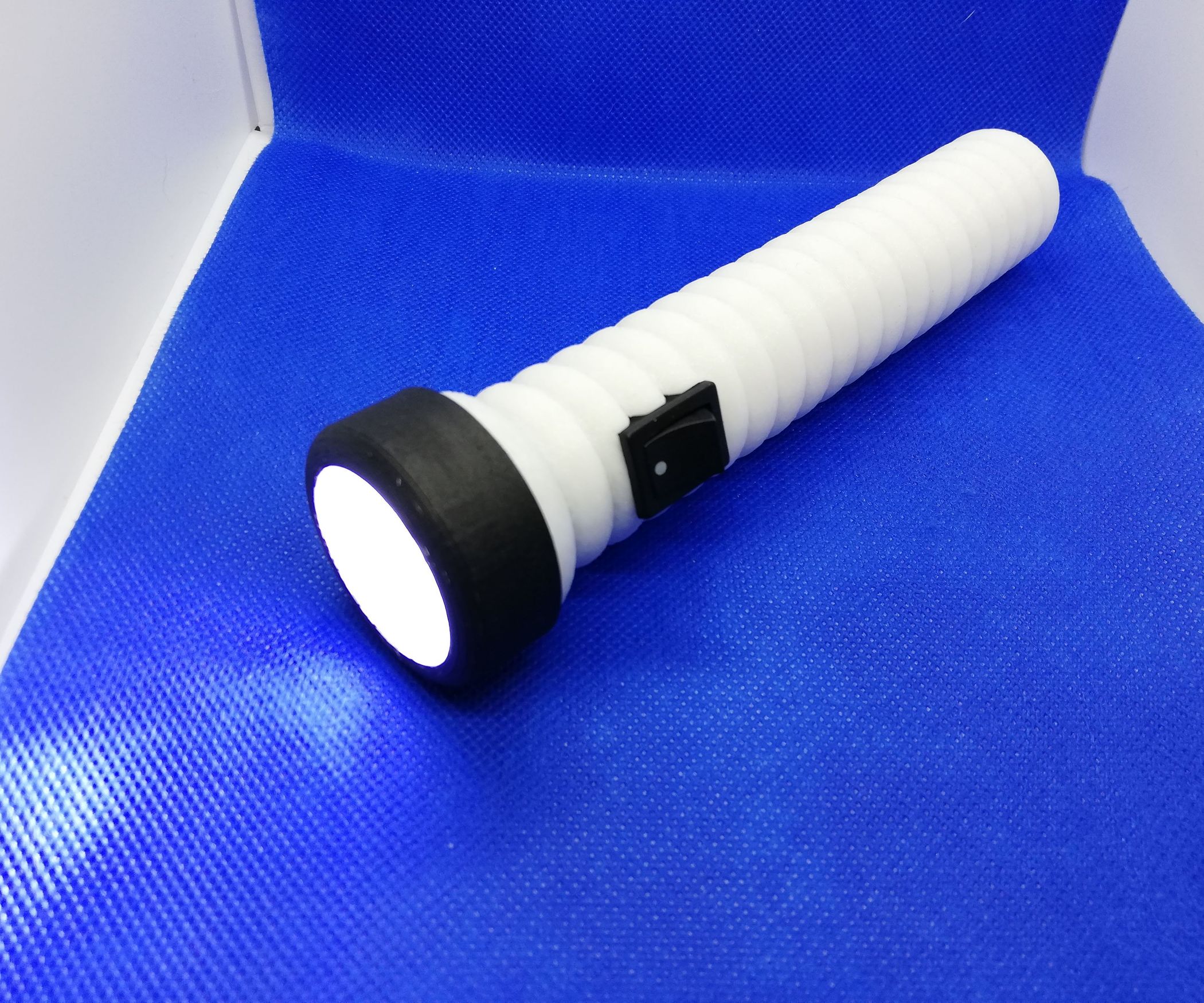 USB Rechargeable Eco Friendly Flashlight : 4 Steps (with Pictures) - Instructables