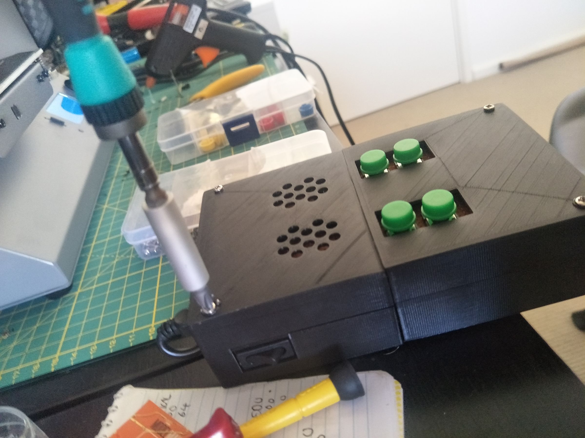 Homemade Handheld Console : 12 Steps (with Pictures) - Instructables