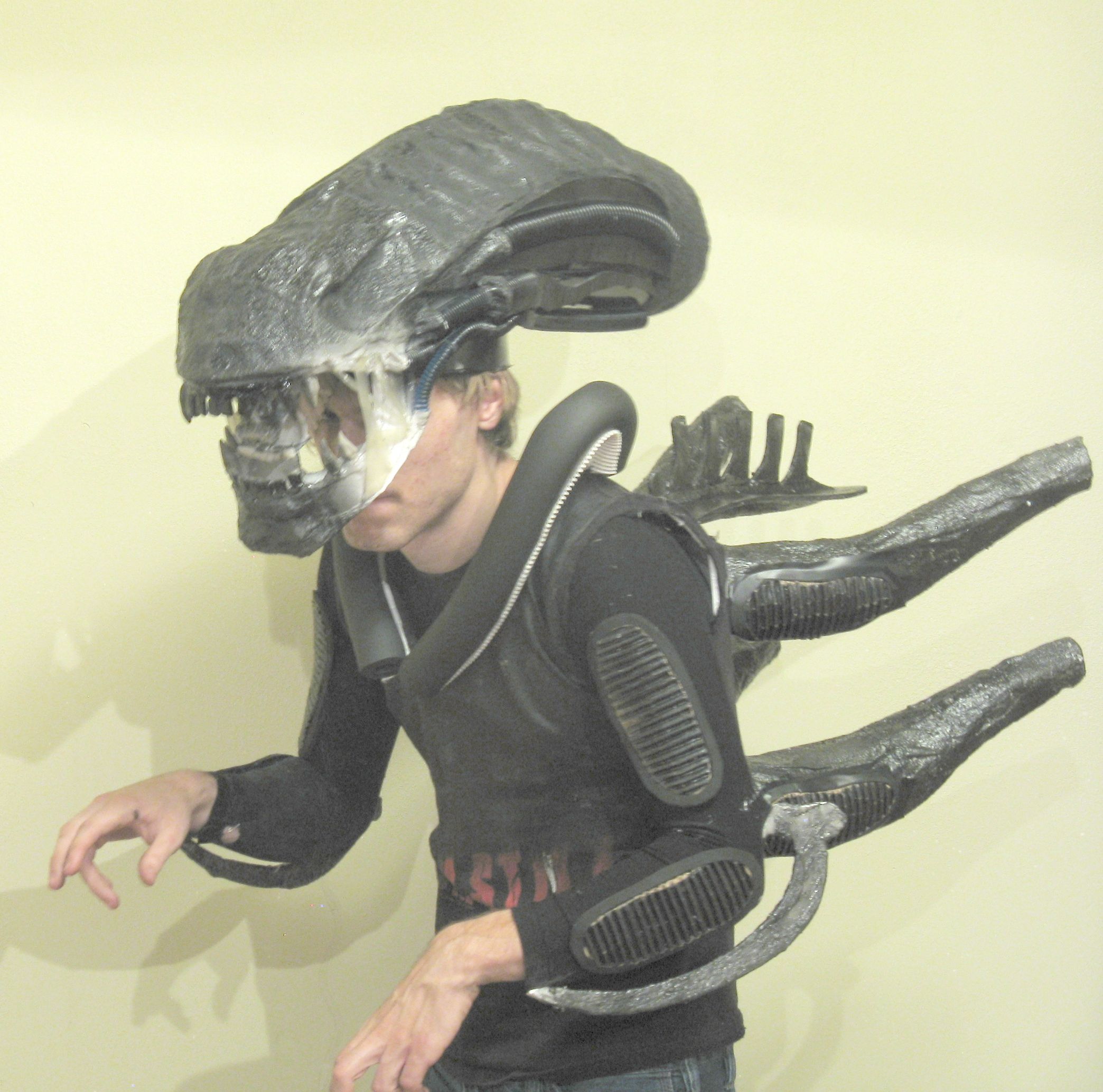 Alien Warrior Costume From Aliens : 8 Steps - Instructables