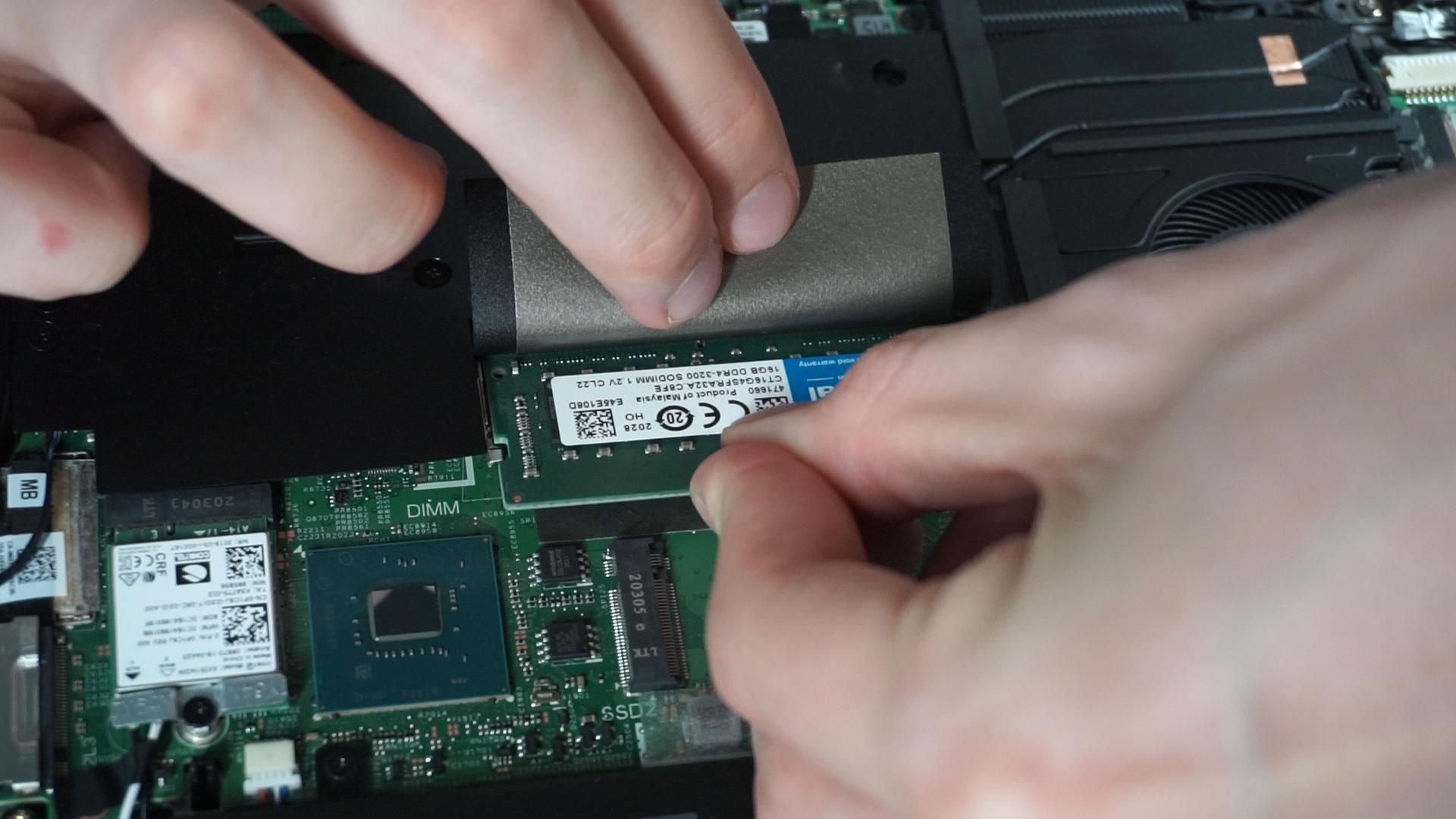 How to Upgrade the RAM on a Dell Inspiron 15 7501Laptop : 6 Steps ...