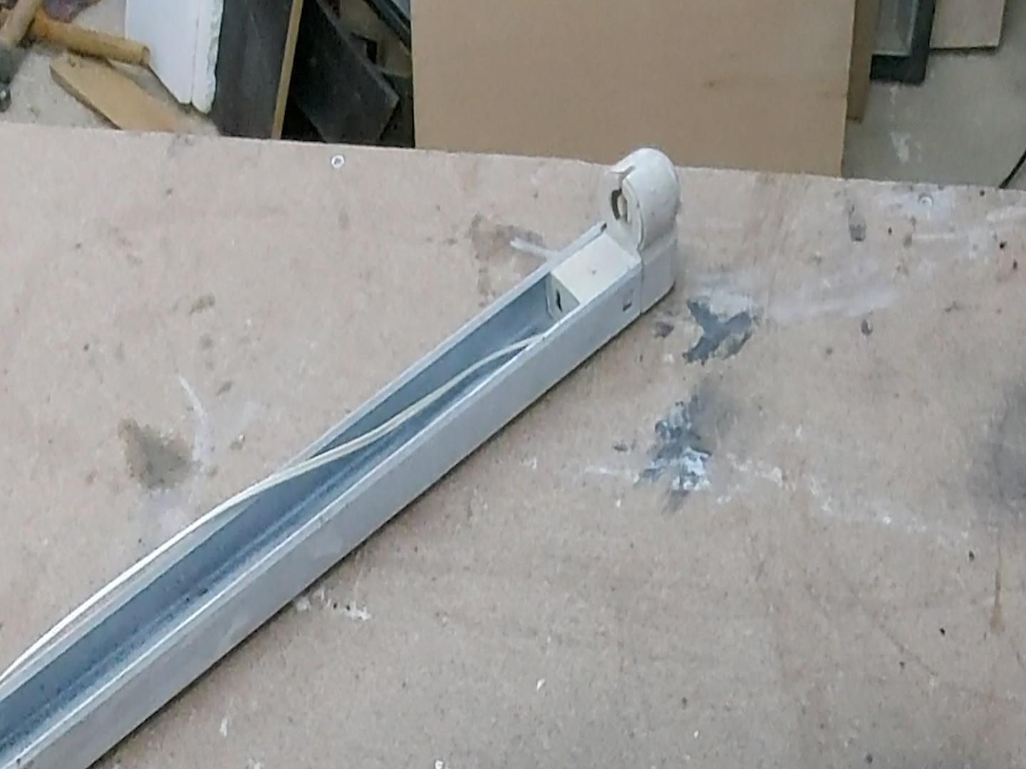 T8 Fluorescent to LED Conversion : 3 Steps - Instructables