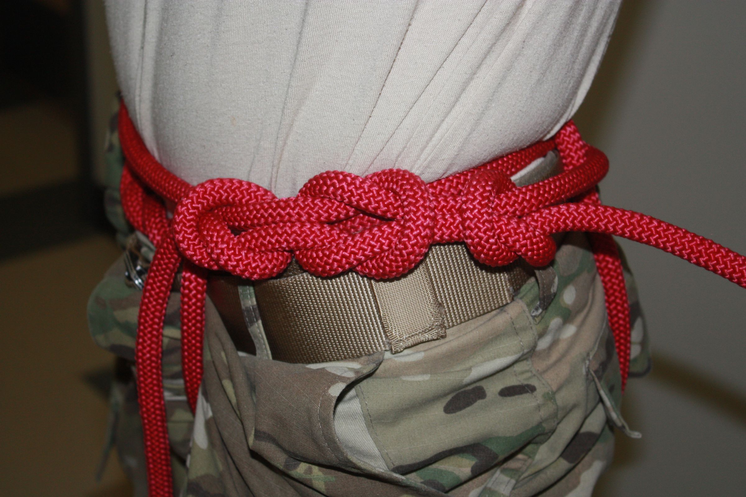 How to Tie a Swiss Seat : 7 Steps (with Pictures) - Instructables
