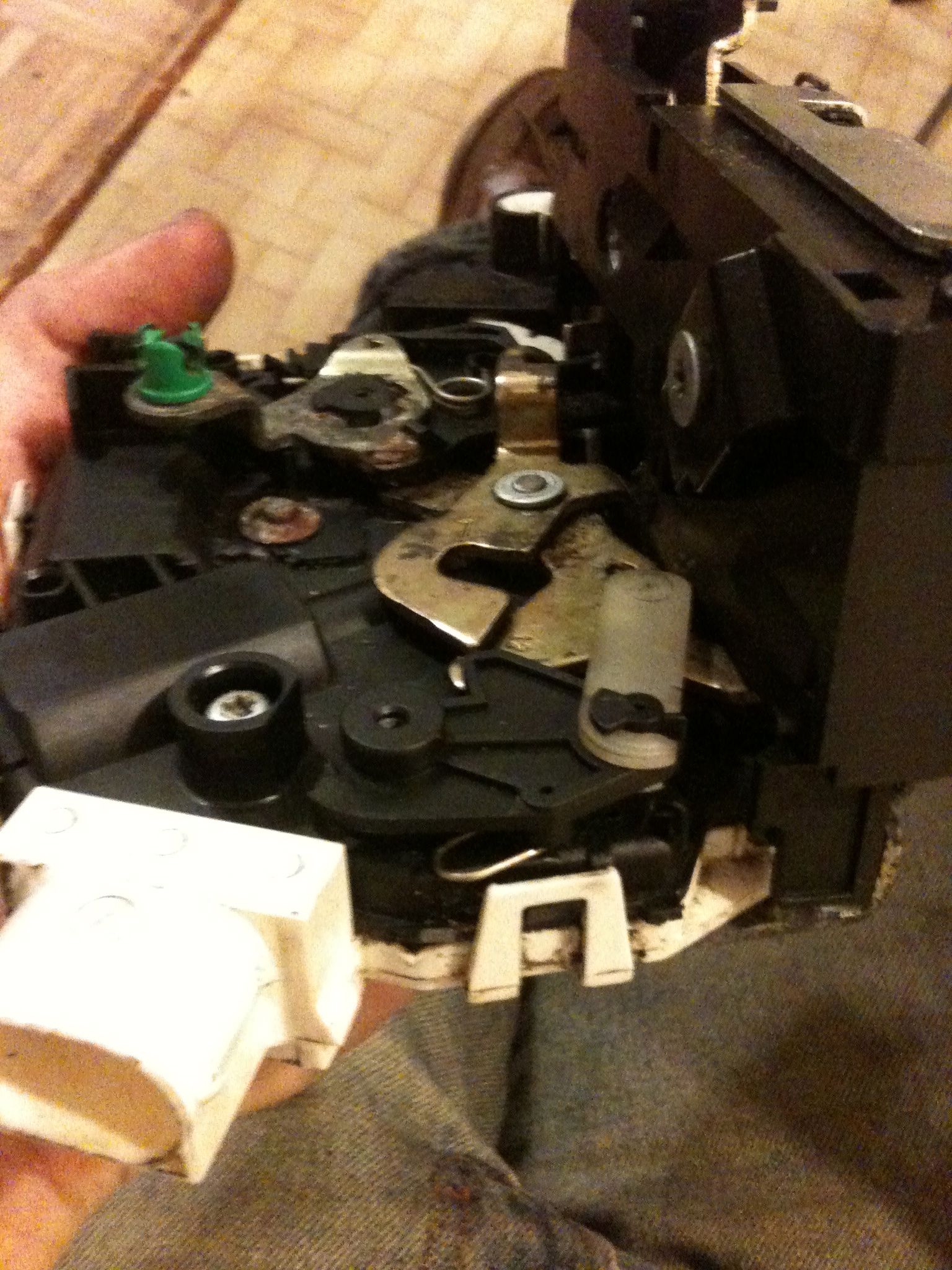 Repair Mini Cooper Electric Door Lock Actuator / Locking Mechanism : 18 ...