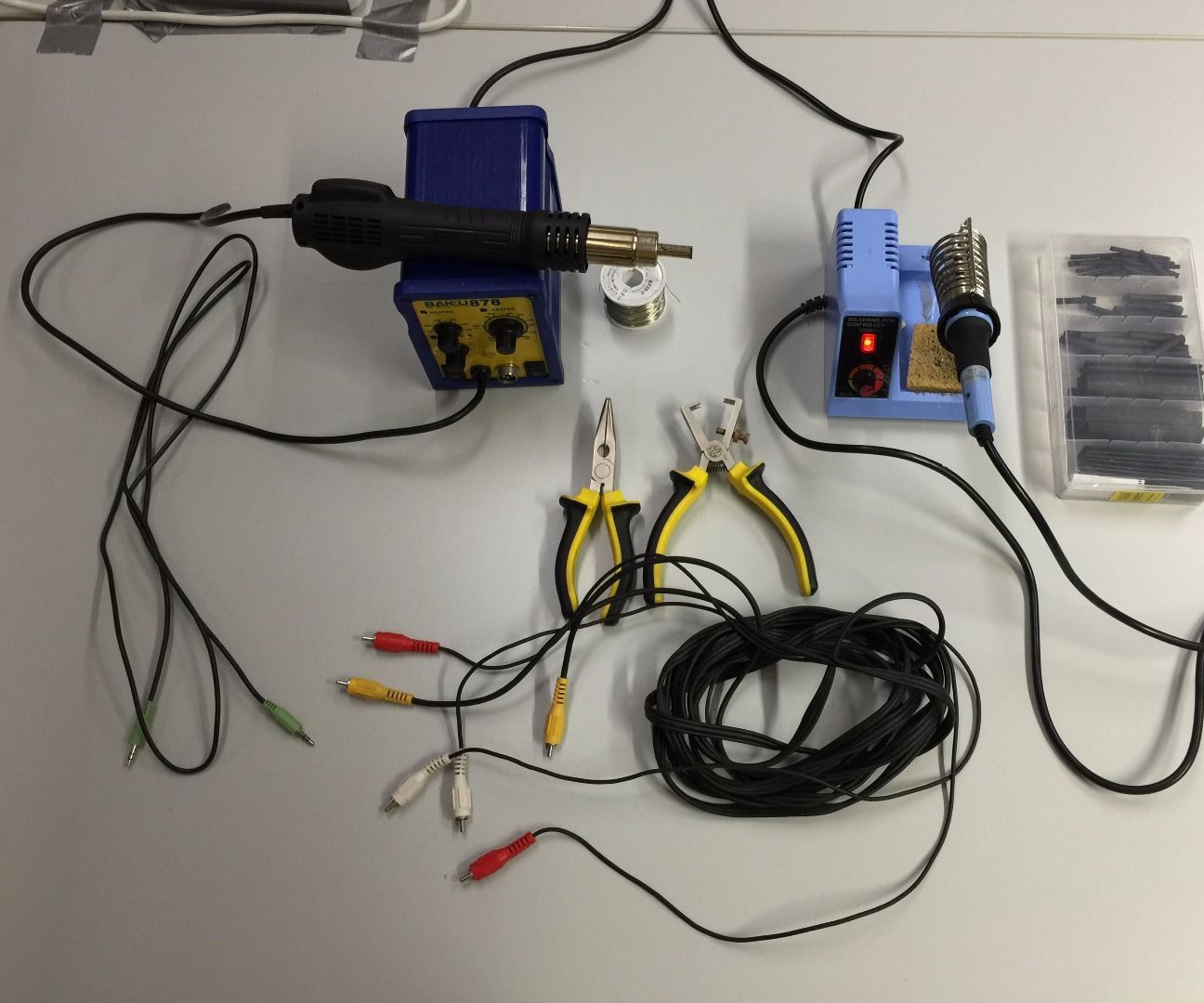 How to Build Your Own 3,5mm-jack-to-cinch-cable : 9 Steps - Instructables