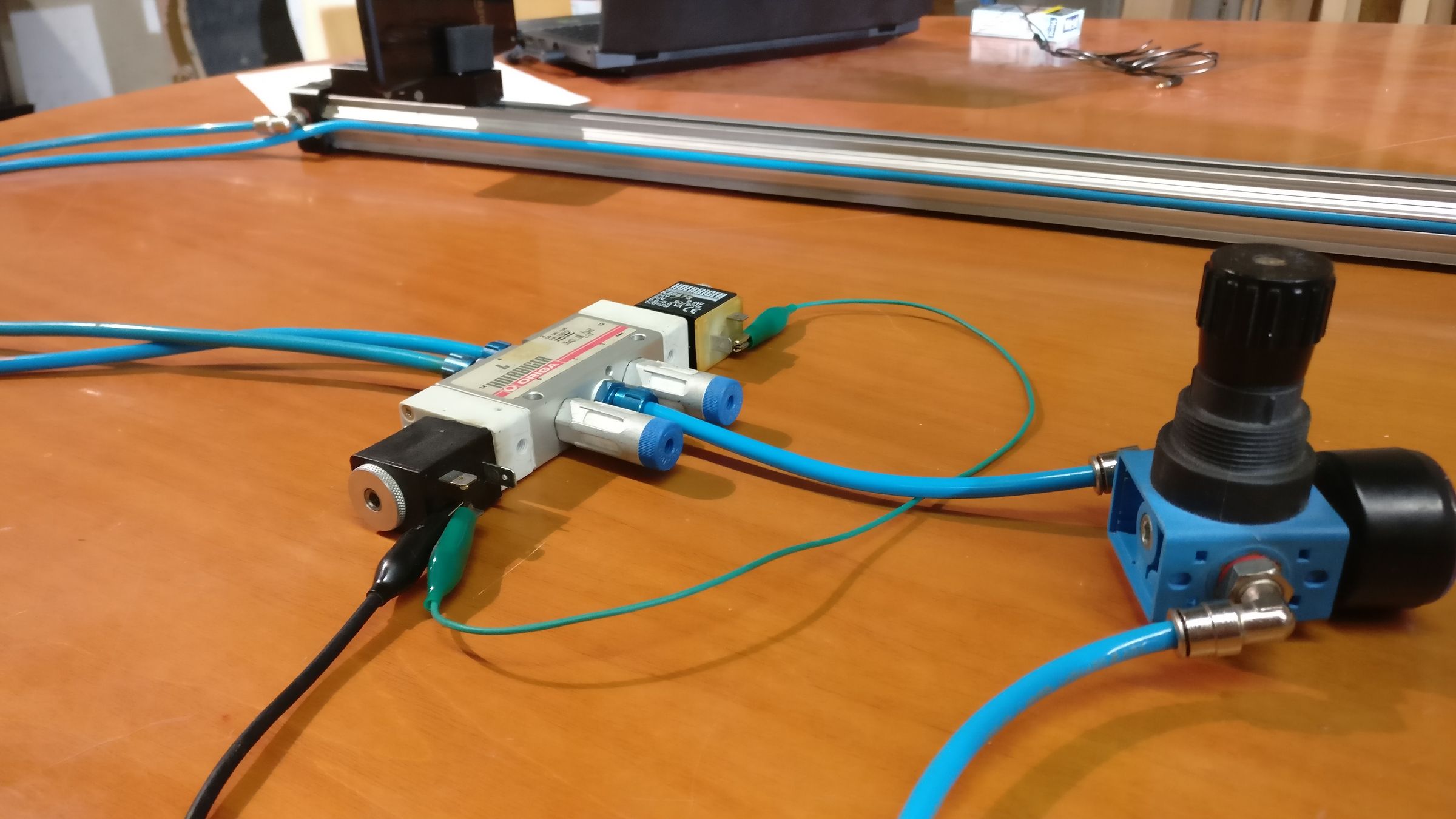 Pneumatic Camera Slider : 9 Steps (with Pictures) - Instructables