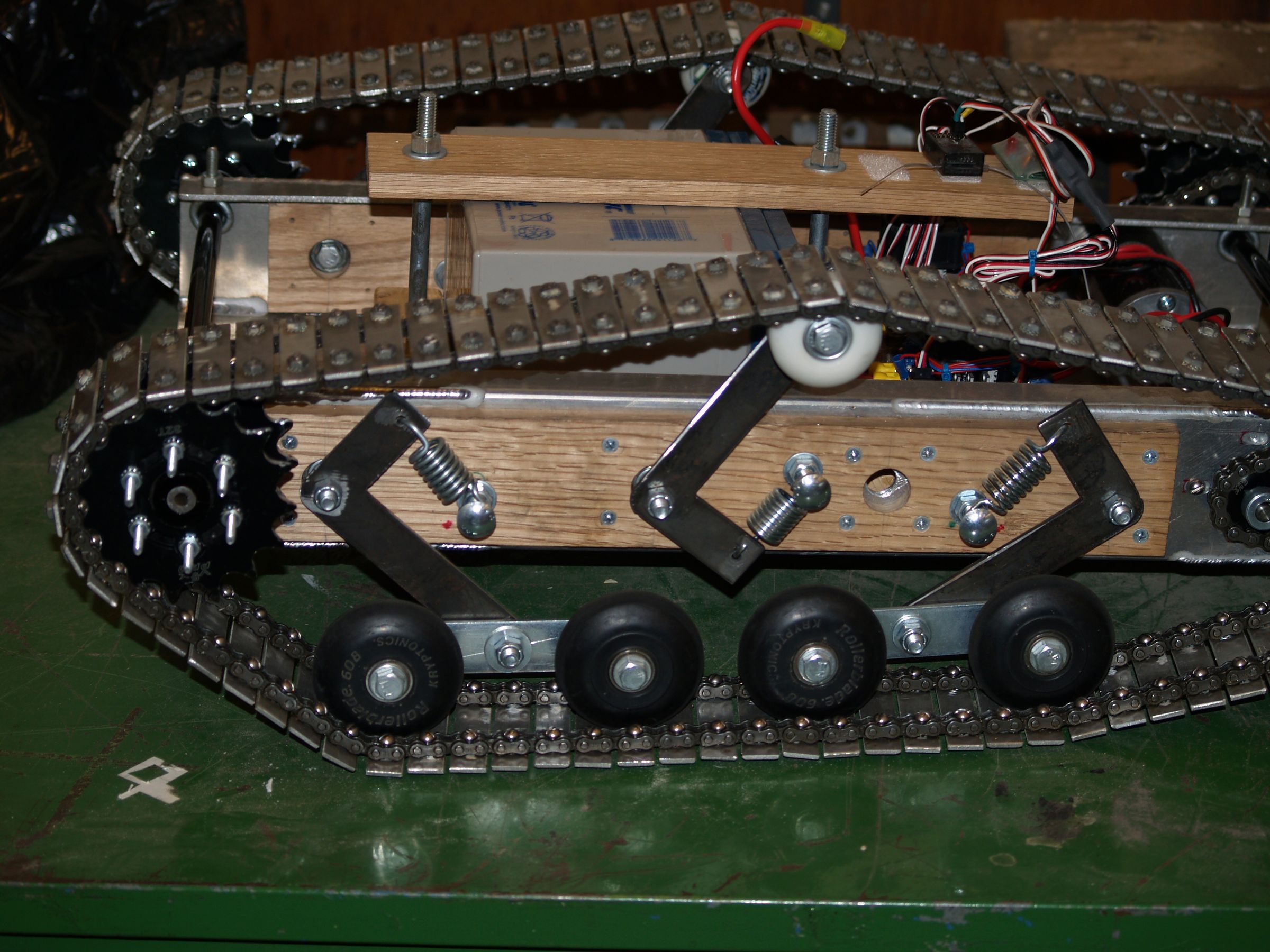 DIY Heavy Class R/c Vehicle- (electronics) : 9 Steps - Instructables