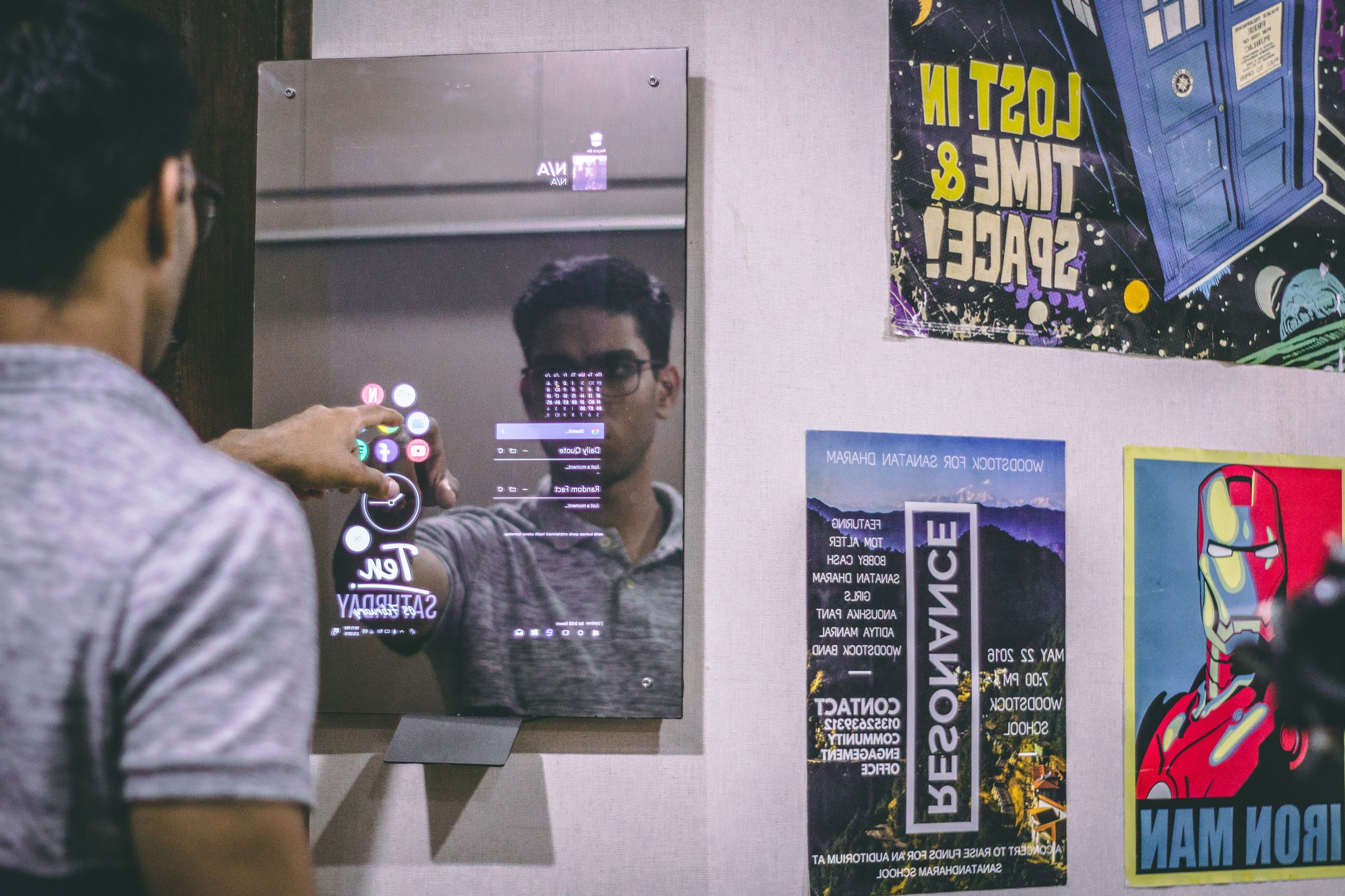 Floating Smart Magic Mirror From Old Laptop With Alexa Voice ...